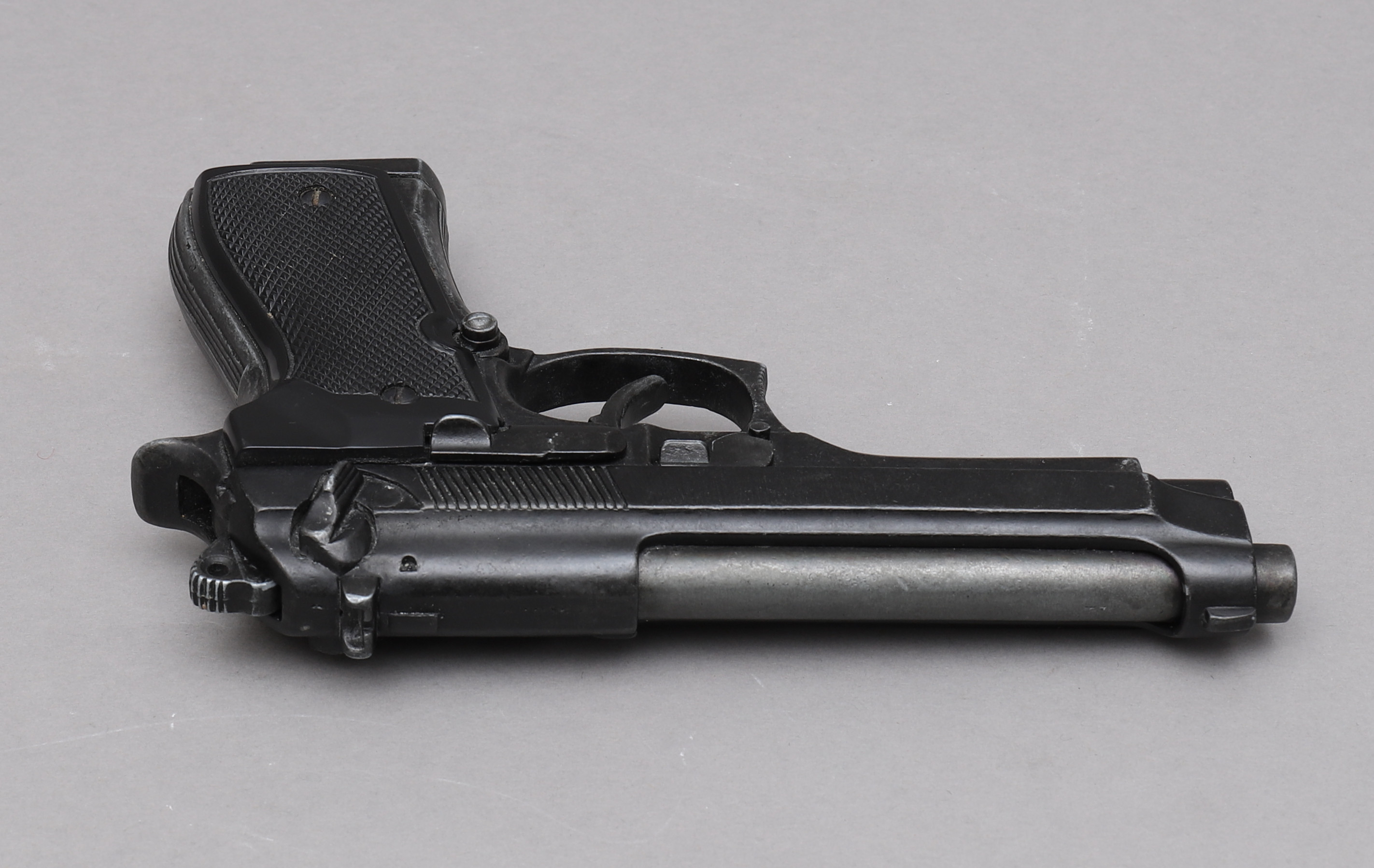 Images for 1379801. REPLICA, Beretta 92F - CAL. 9 Parabellum. - Auctionet