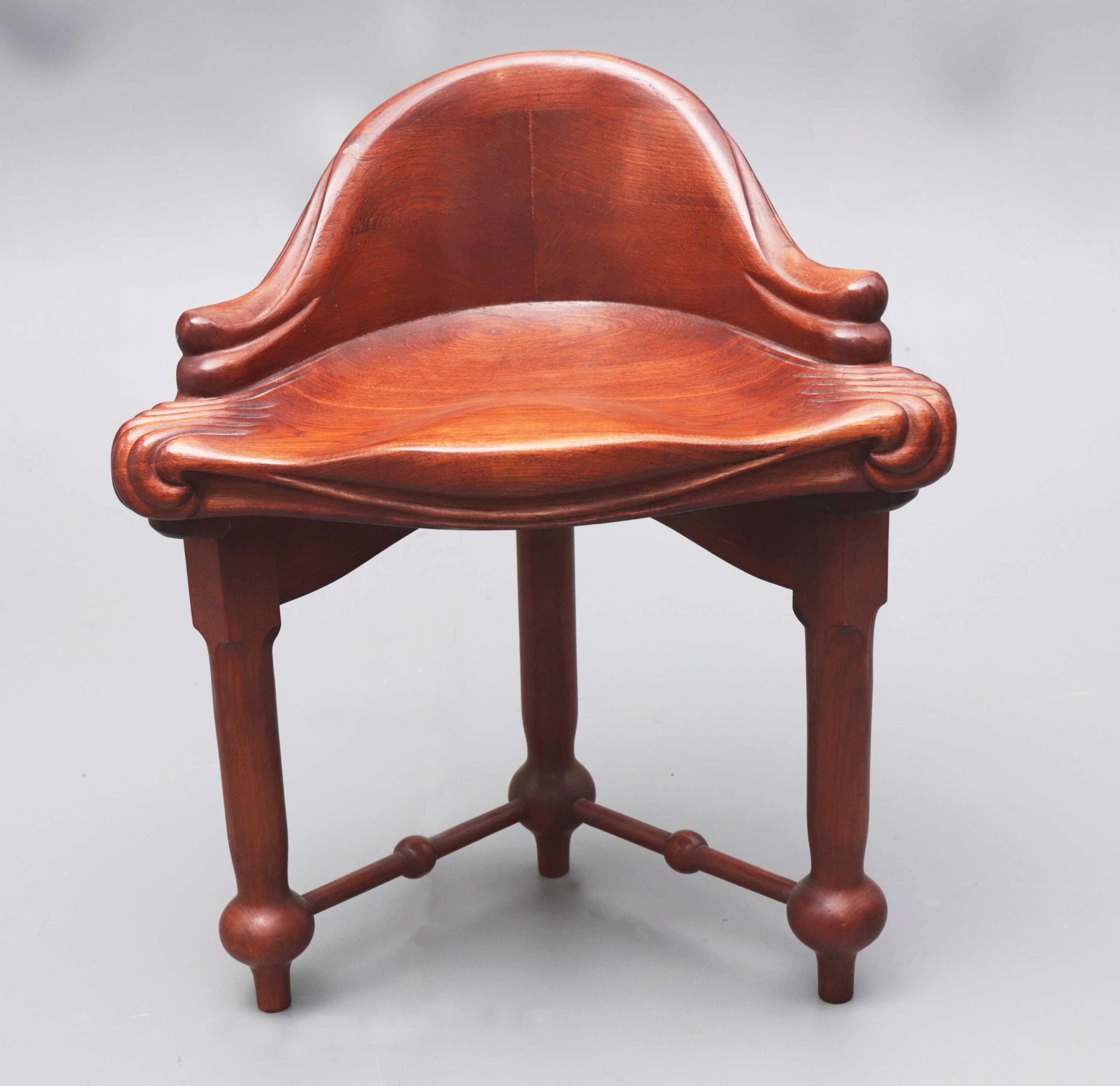 Images for 1416043. ANTONI GAUDÍ. After. Calvet stool. - Auctionet