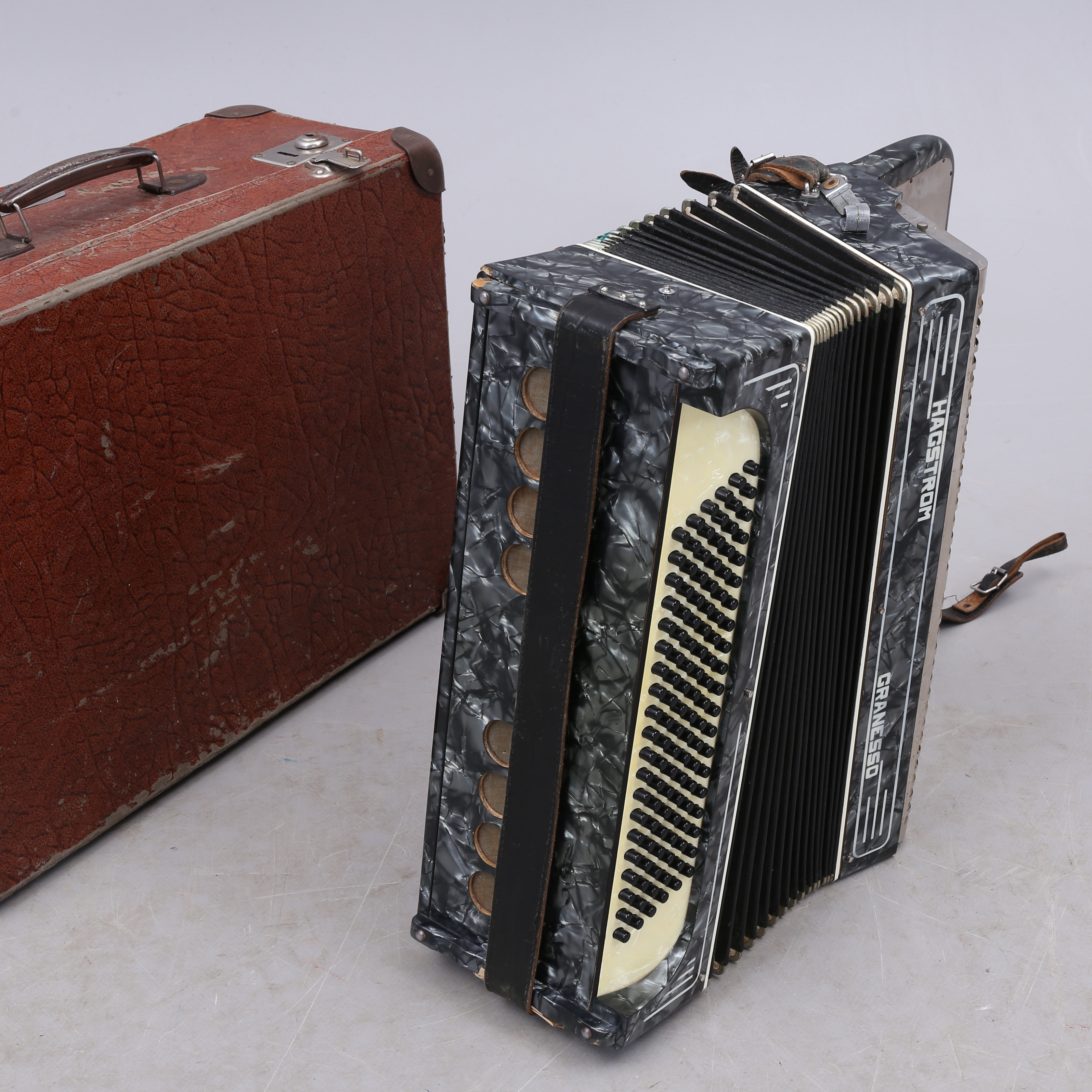 DRAGSPEL, "Granesso", Hagström. Samlarföremål - Musikinstrument - Auctionet