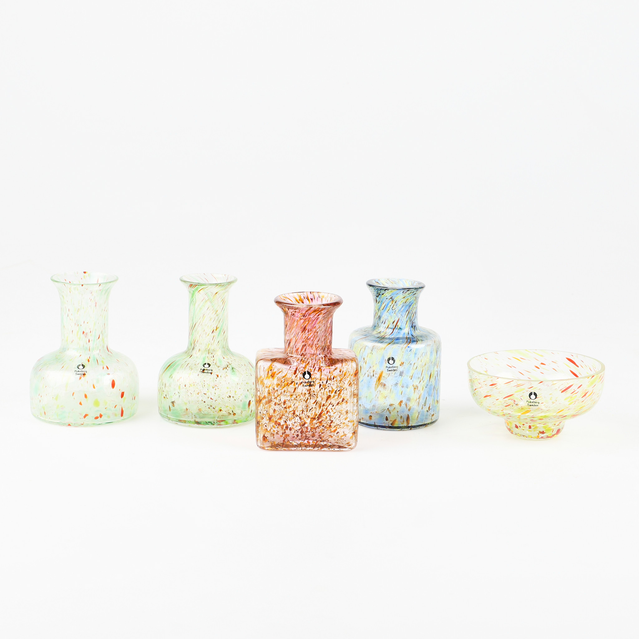 Images for 1440995. MINIATURE VASES and bowl, 5 pieces, art glass, Pukeberg. - Auctionet