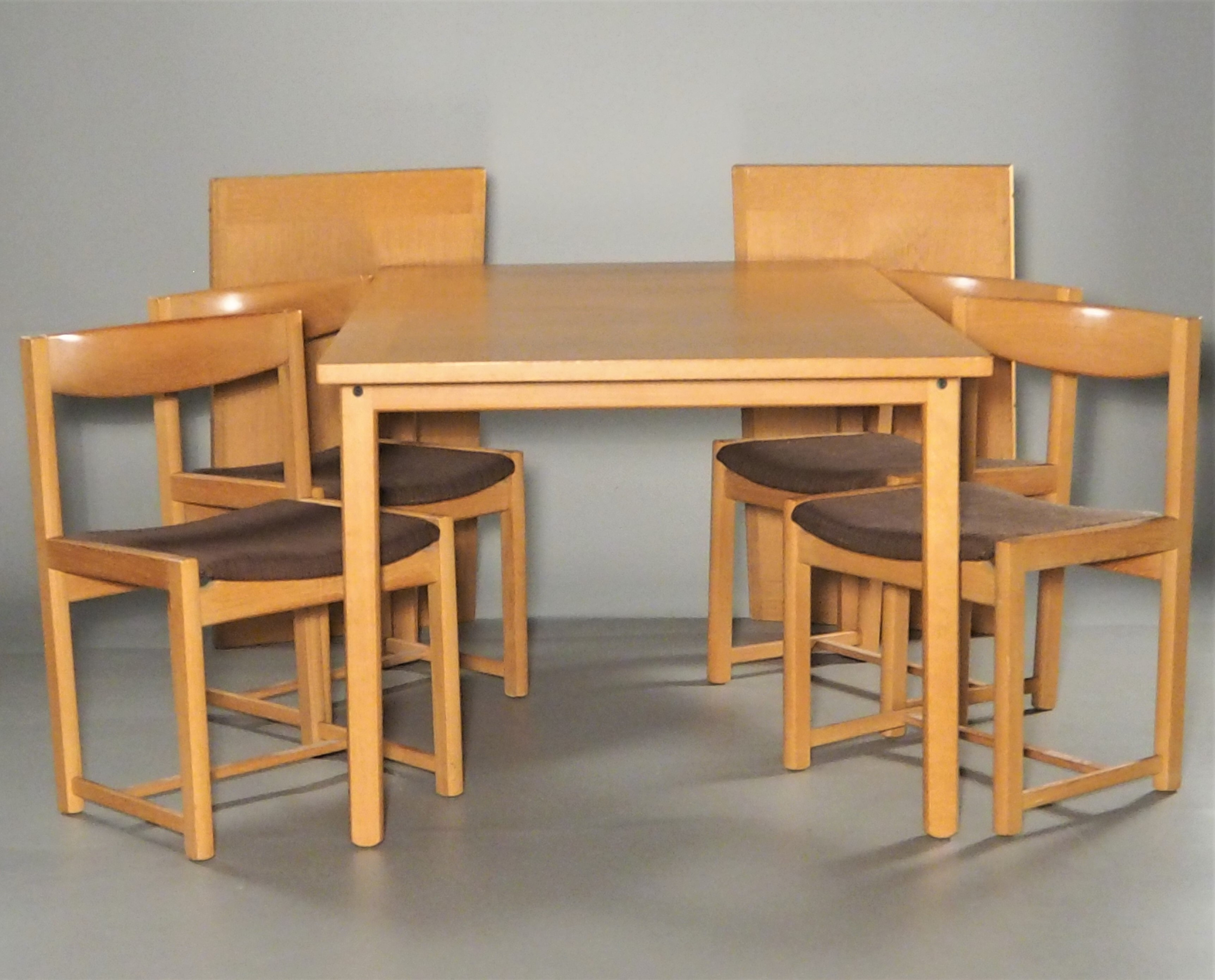 MATGRUPP, ek, 7 delar. Möbler - Matsalsmöbler - Auctionet