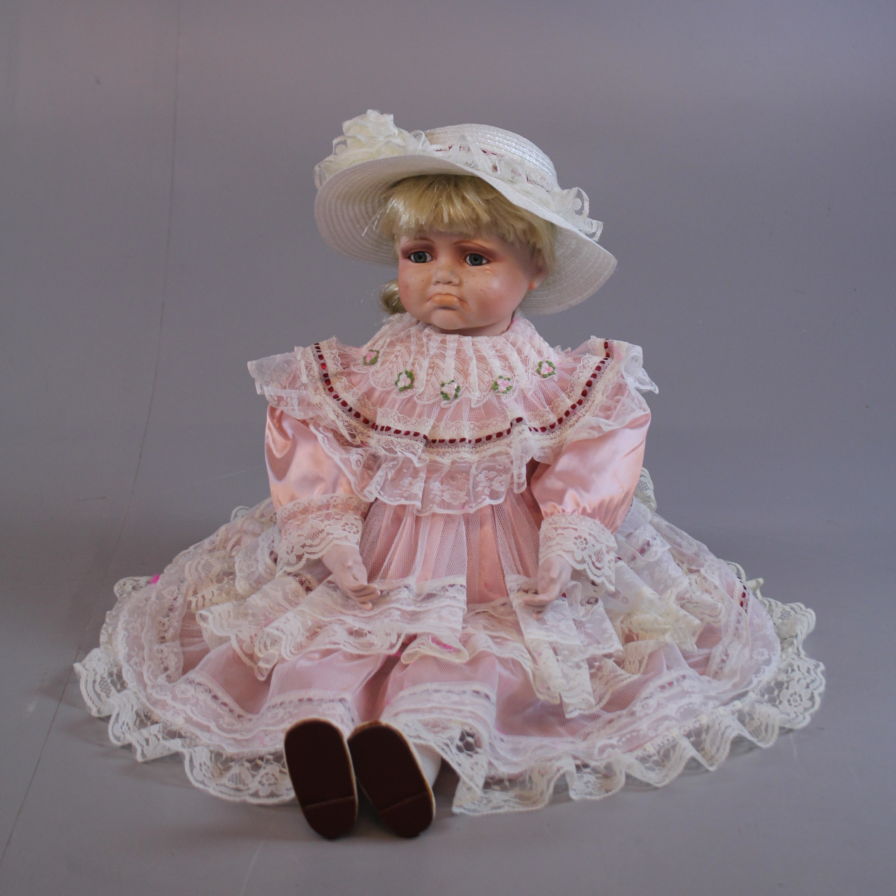 PORSLINSDOCKA, 19/2000-tal. Leksaker - Auctionet