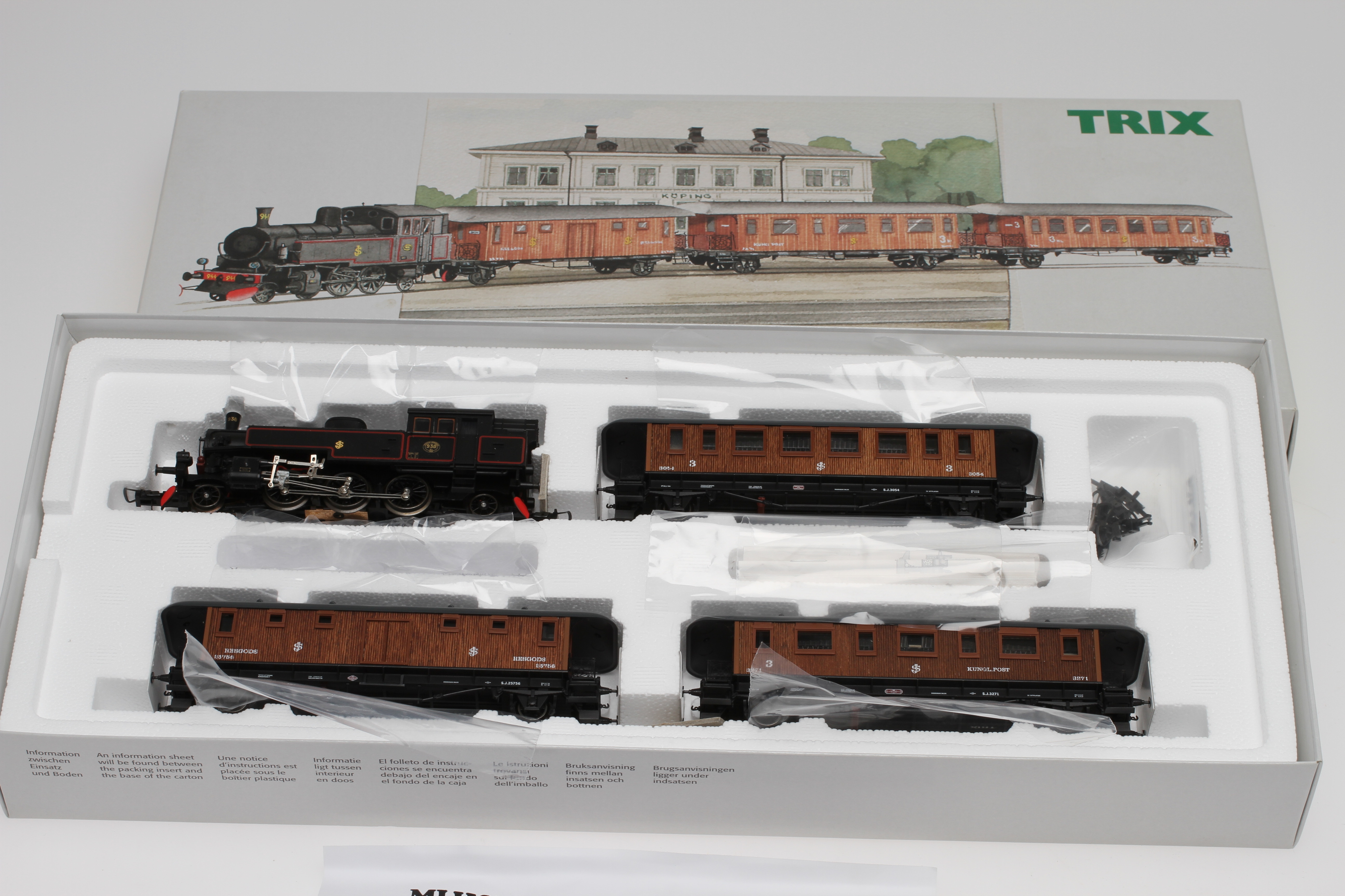 Images for 15166. TRIX TRAIN KIT 21264 SJ Sa locomotive with 3 ...