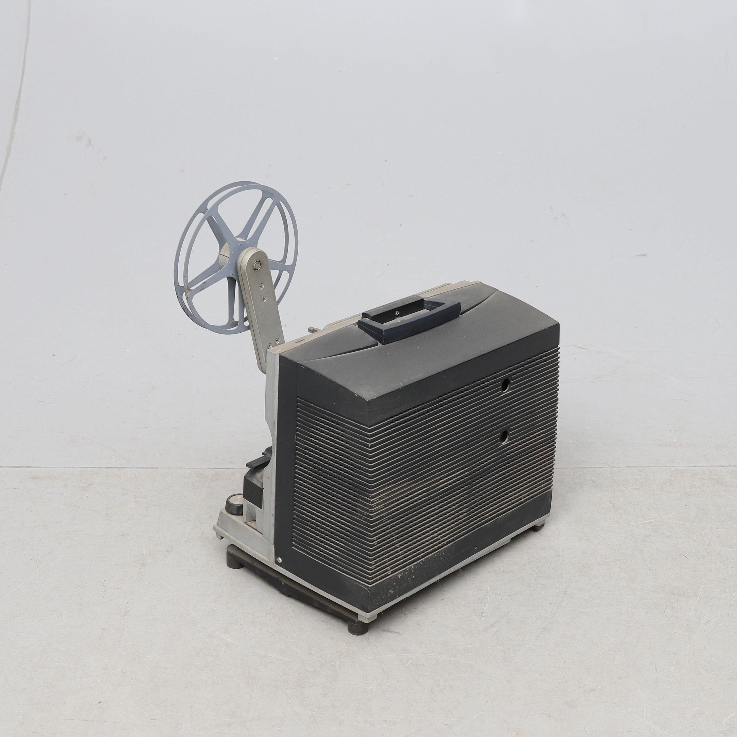 Images for 1533450. FILM PROJECTOR, RCA, Model 1600, 16mm. - Auctionet