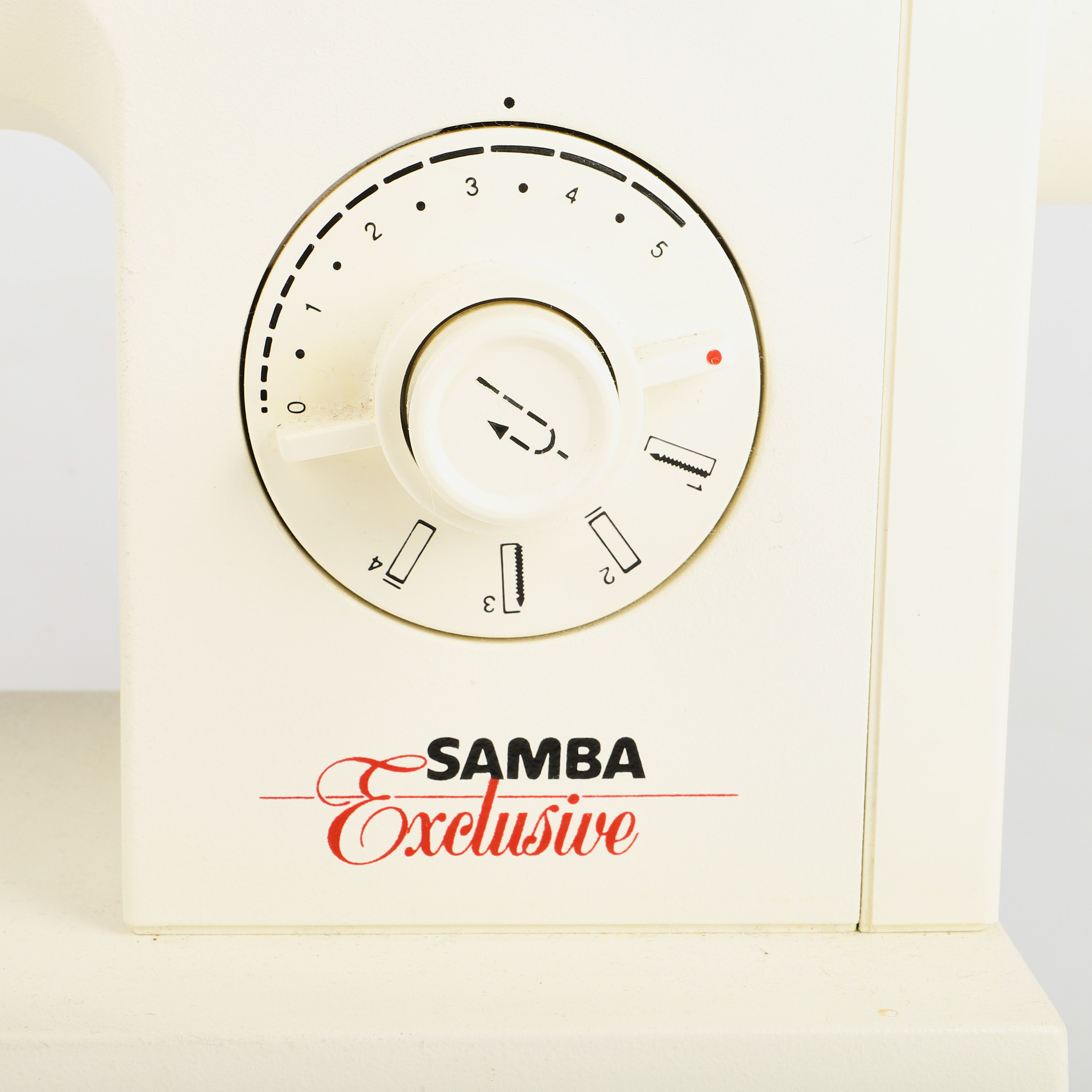 Images for 1569625. SEWING MACHINE, Singer Samba Exclusive. - Auctionet