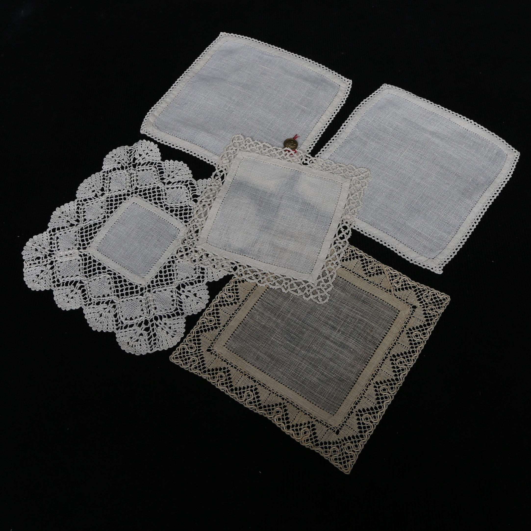 PARTI DUKAR. Mattor & Textil - Textil - Auctionet