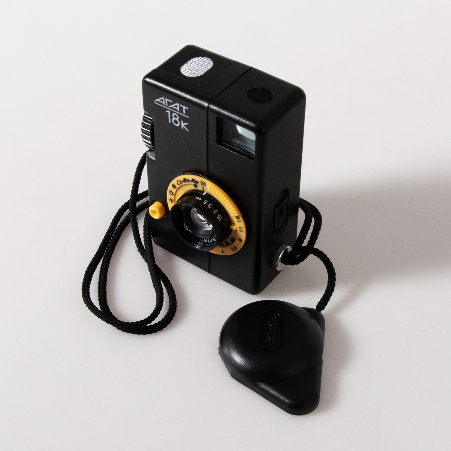 Images for 1591092. HALF FORMAT CAMERA, 35mm, AGAT/АГАТ 18K, made by ...