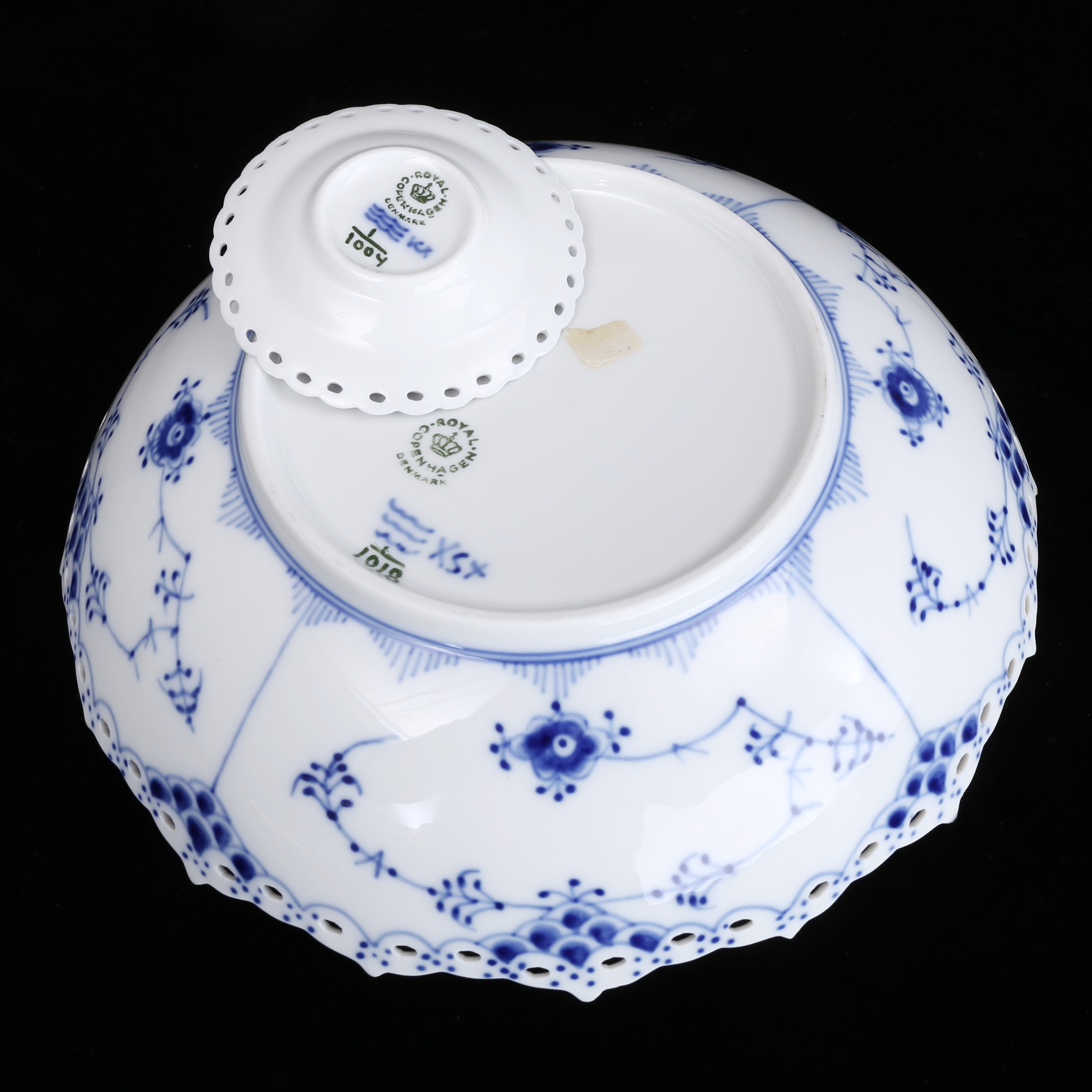 Images for 1632194. BOWL and PLATE, porcelain, "Musselmalet", no. 1018 ...