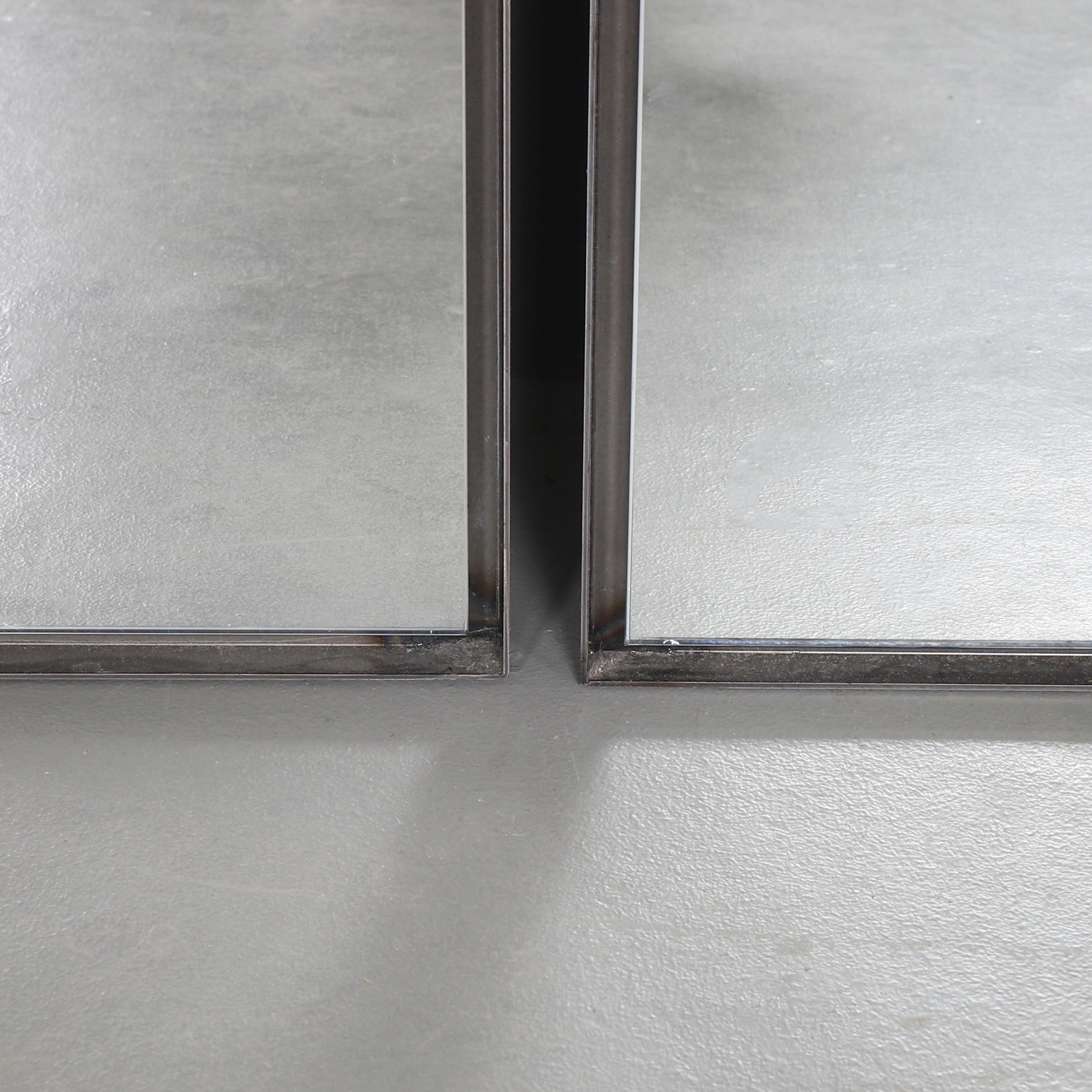 Bilder för 1656226. SPEGLAR, 2 stycken med stålram. - Auctionet