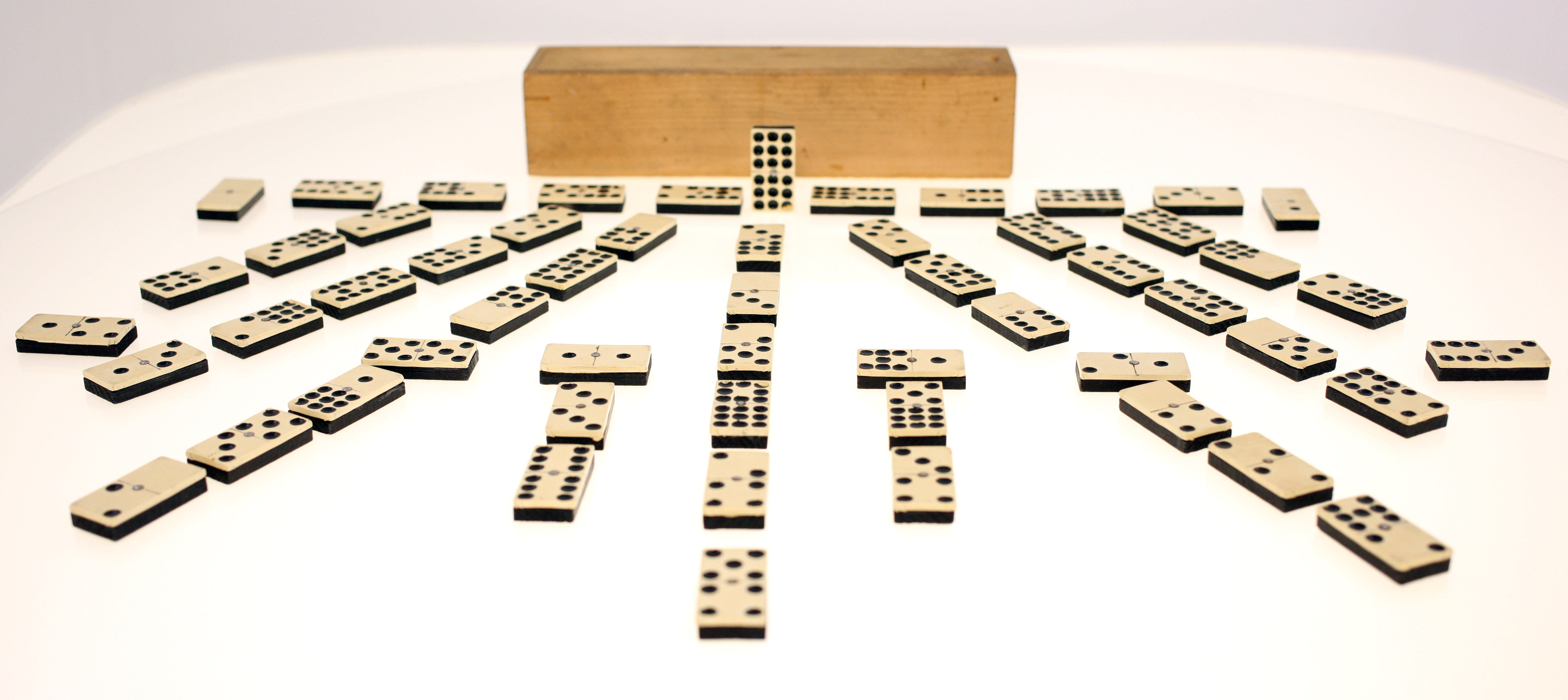 DOMINO GAME, 20th century. Toys - Auctionet
