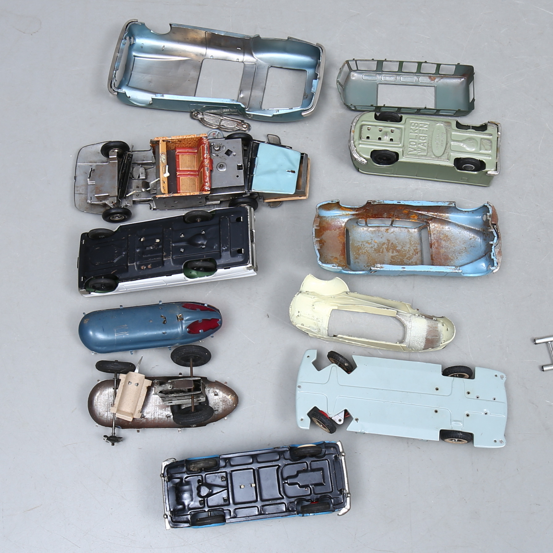 Images for 1676622. TIN and PLASTIC CARS, mostly spare parts made in ...