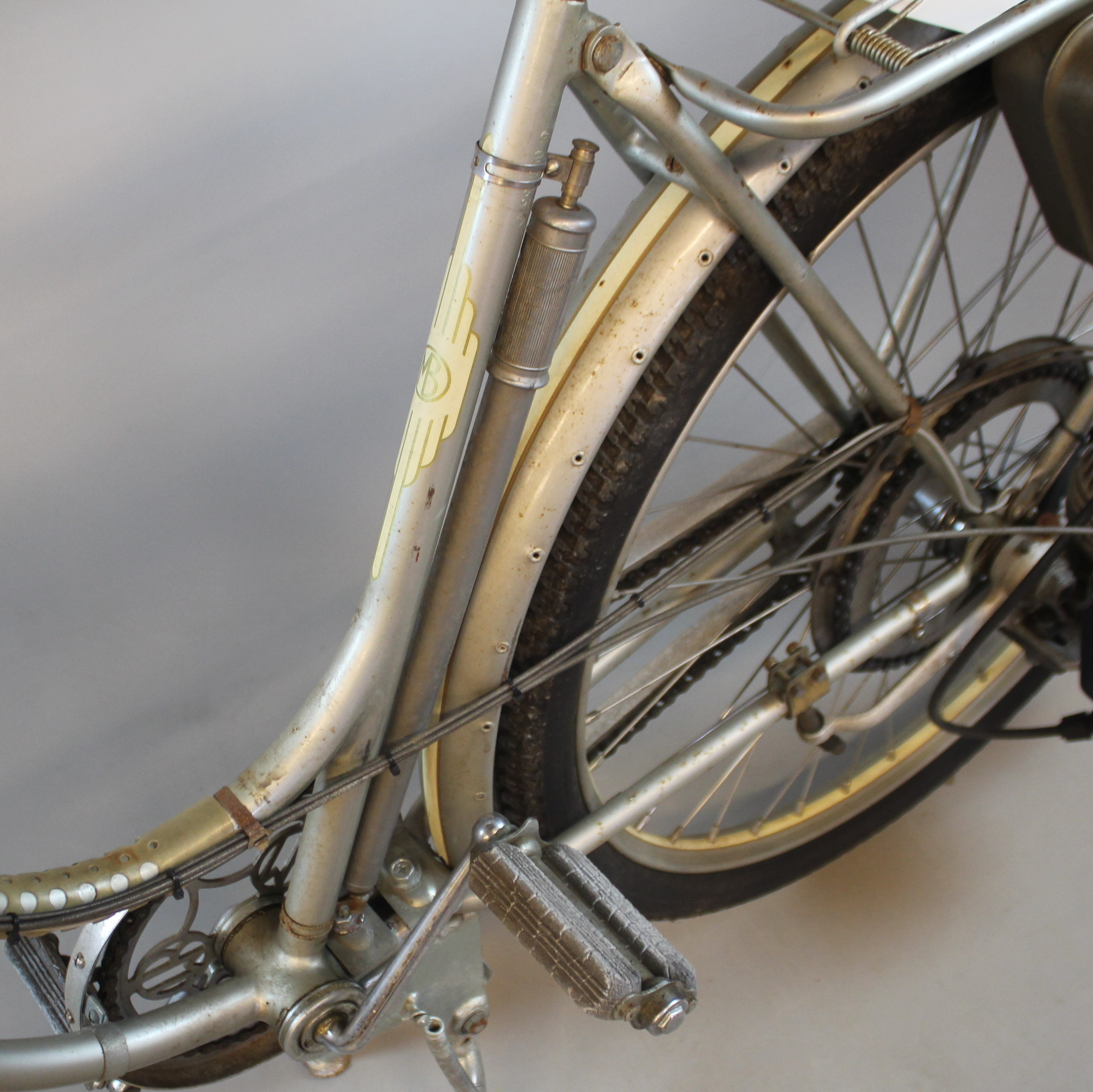 MOPED Apollo 1950-tal. Fordon, Båtar & Delar - Cyklar - Auctionet