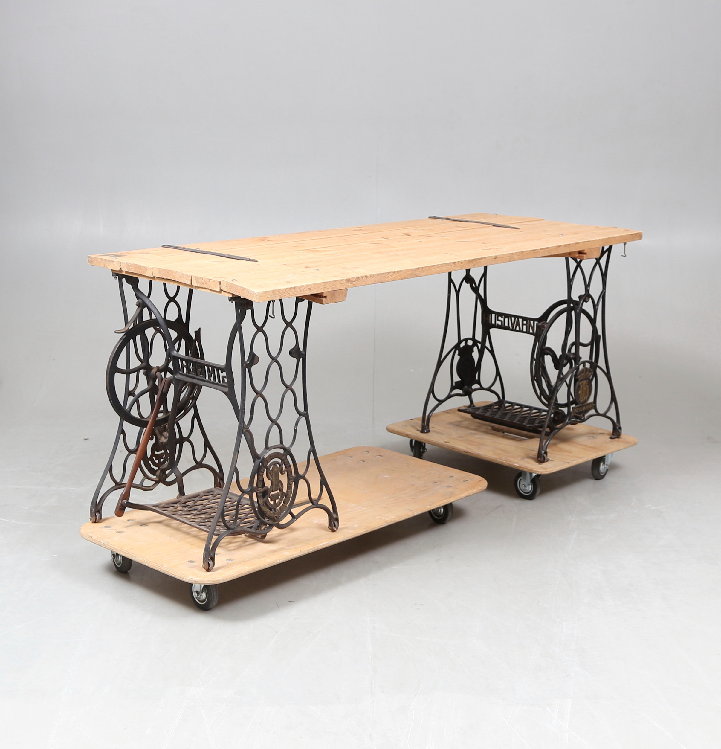 Images for 1697685. GARDEN TABLE / PLANTING TABLE. - Auctionet