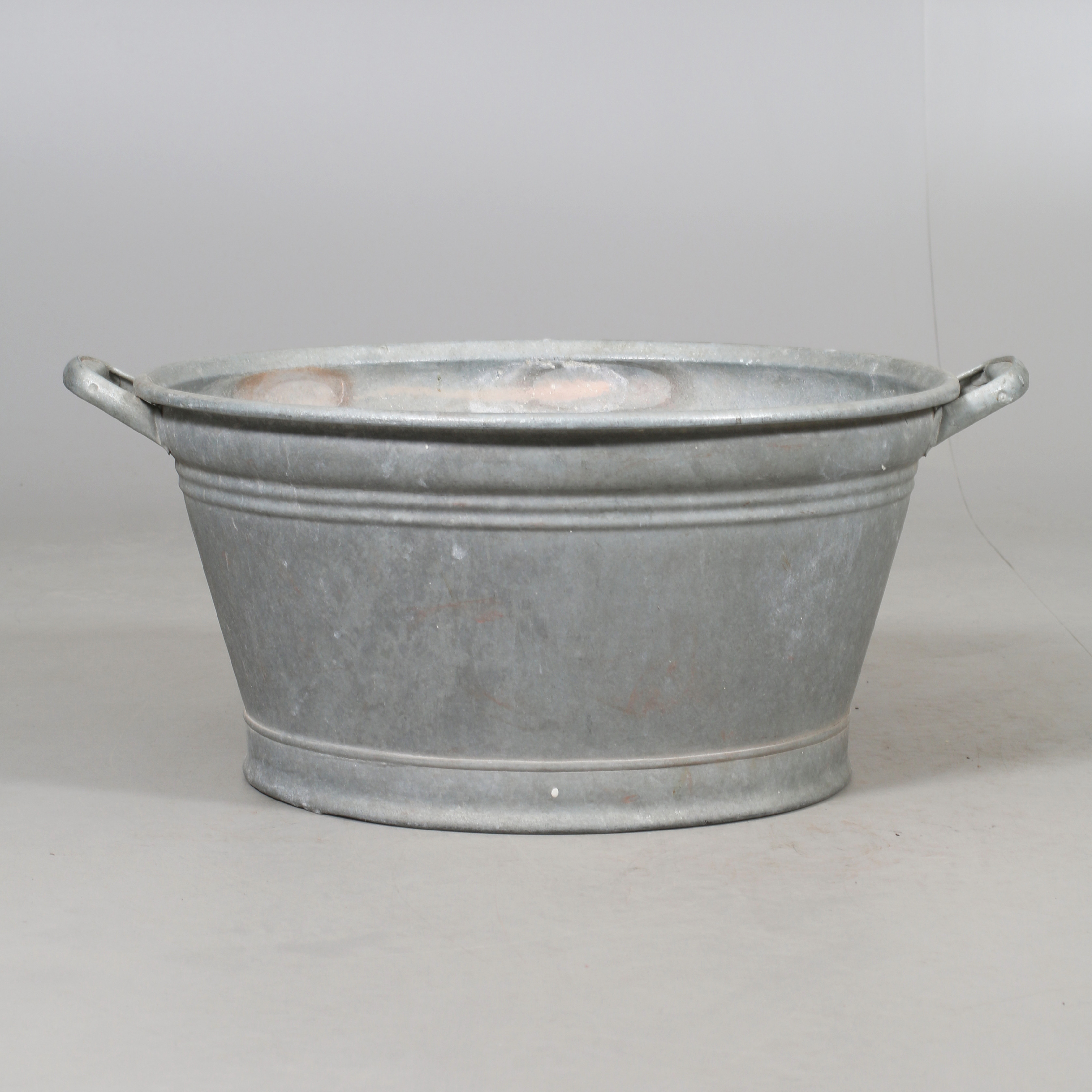 BALJA, zink, 60 liter, Roter Milan, 1900-talets första hälft. Silver ...