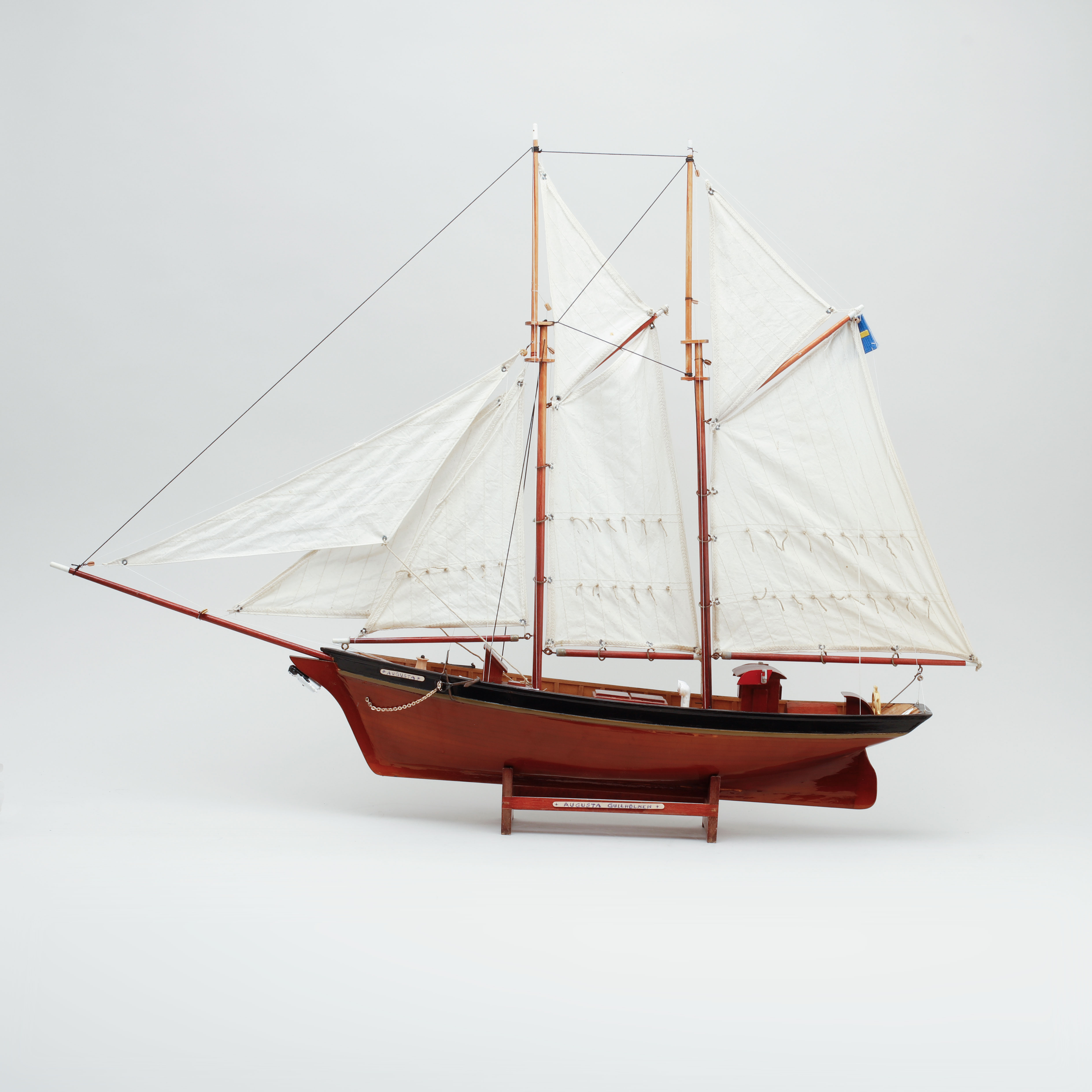 Images for 1732016. MODEL BOAT, "Augusta Gullholmen". - Auctionet