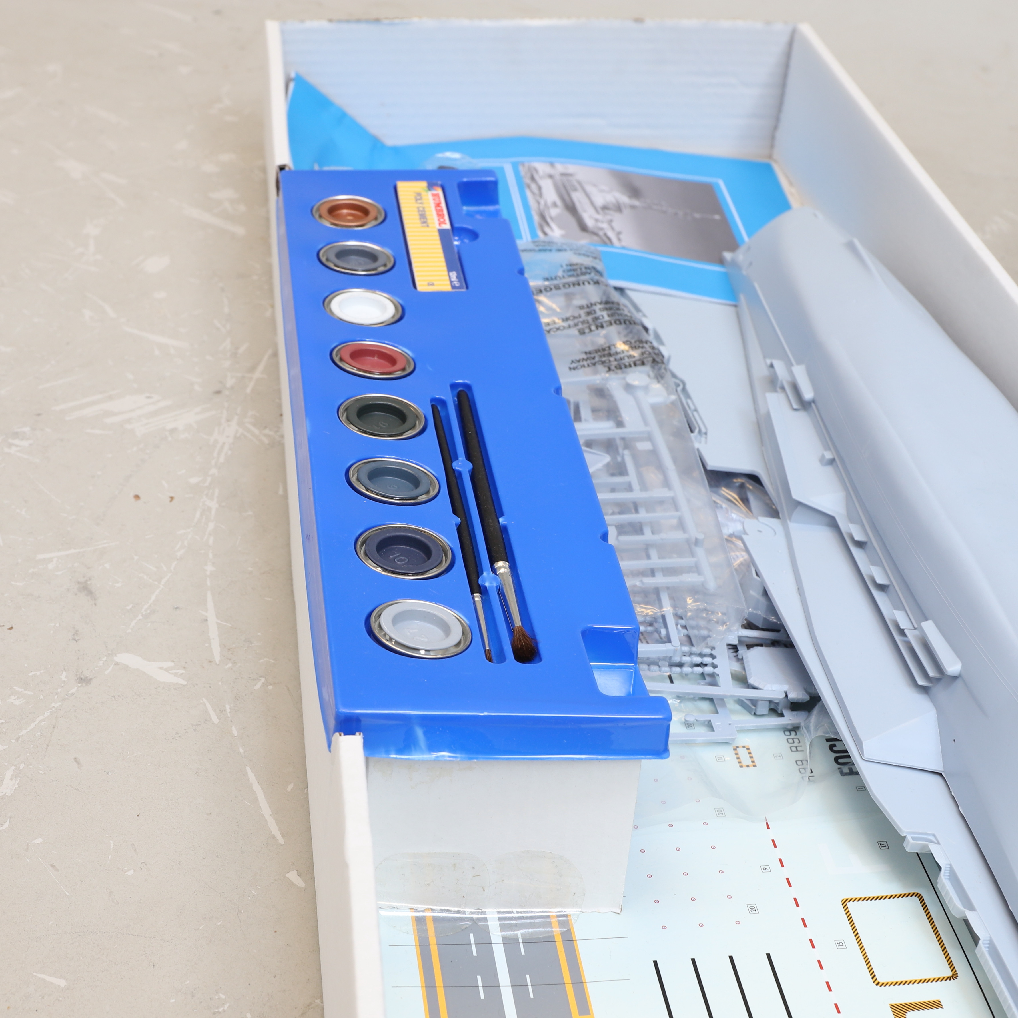 Images for 1744746. KIT, boat model, Foch, Heller. - Auctionet