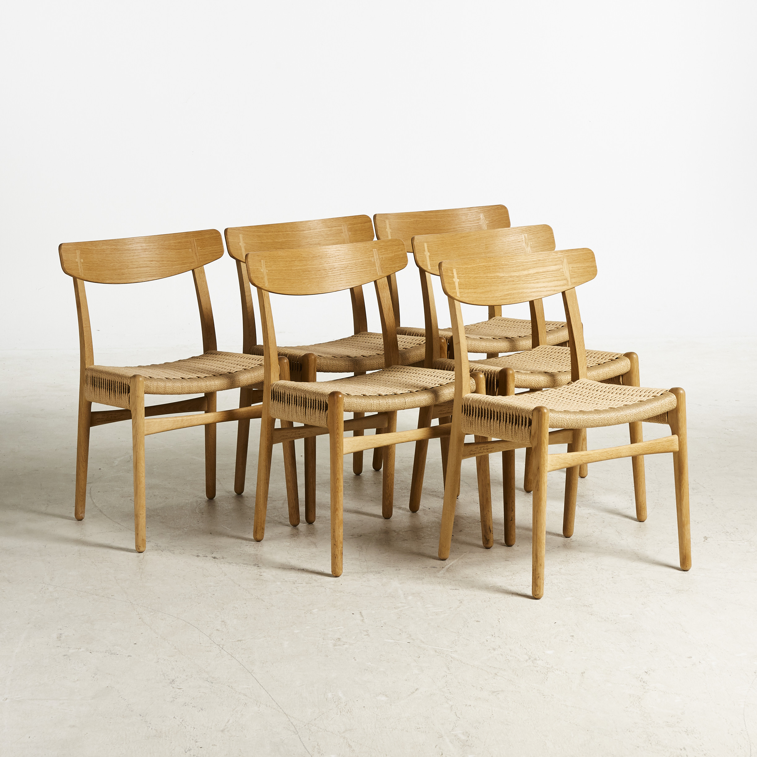 HANS J. WEGNER. "CH23", stolar, 6 st, för Carl Hansen & Søn, stomme i ...