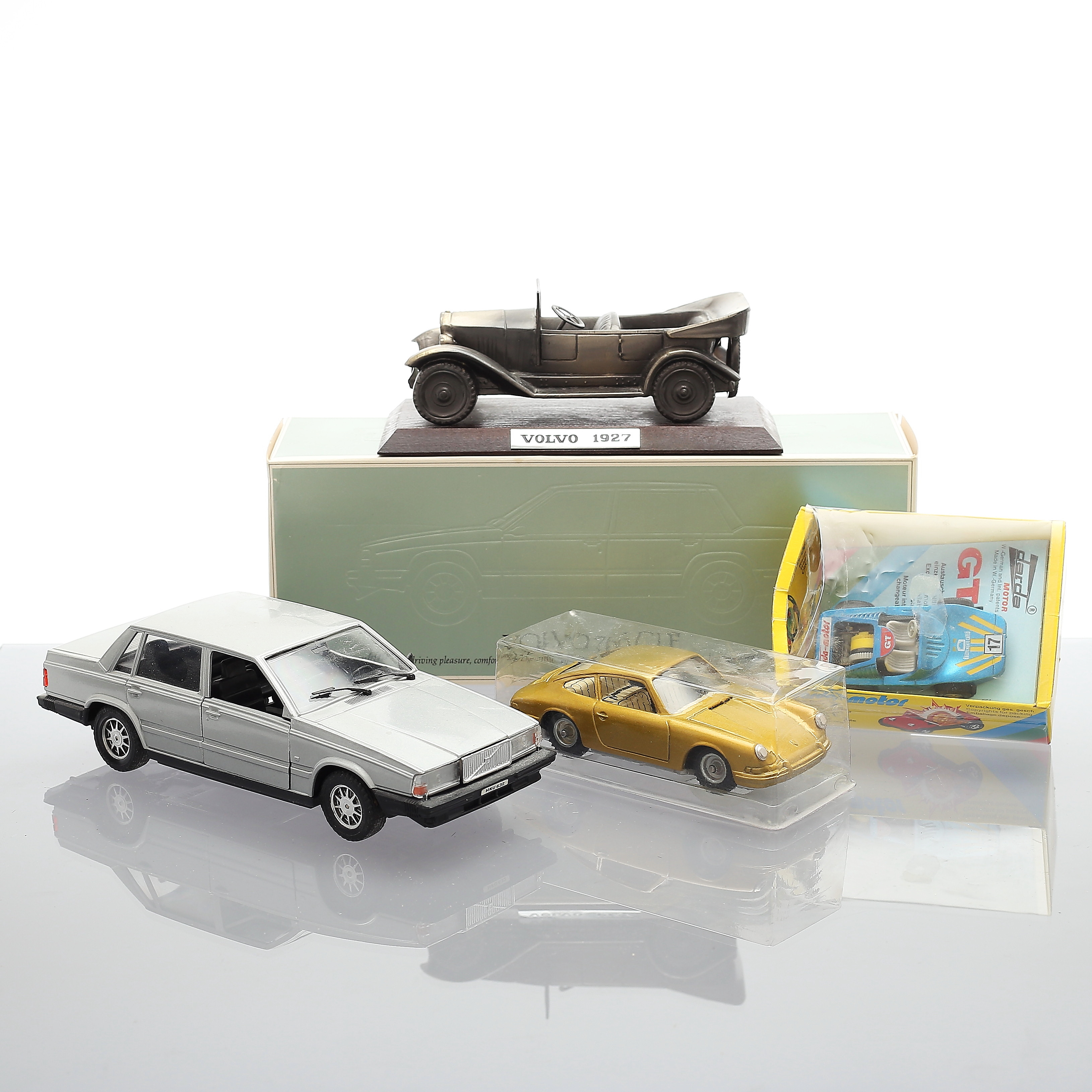 MODELLBILAR, 4 st, Volvo 760 GLE, Volvo 1927 m m. | Barnebys