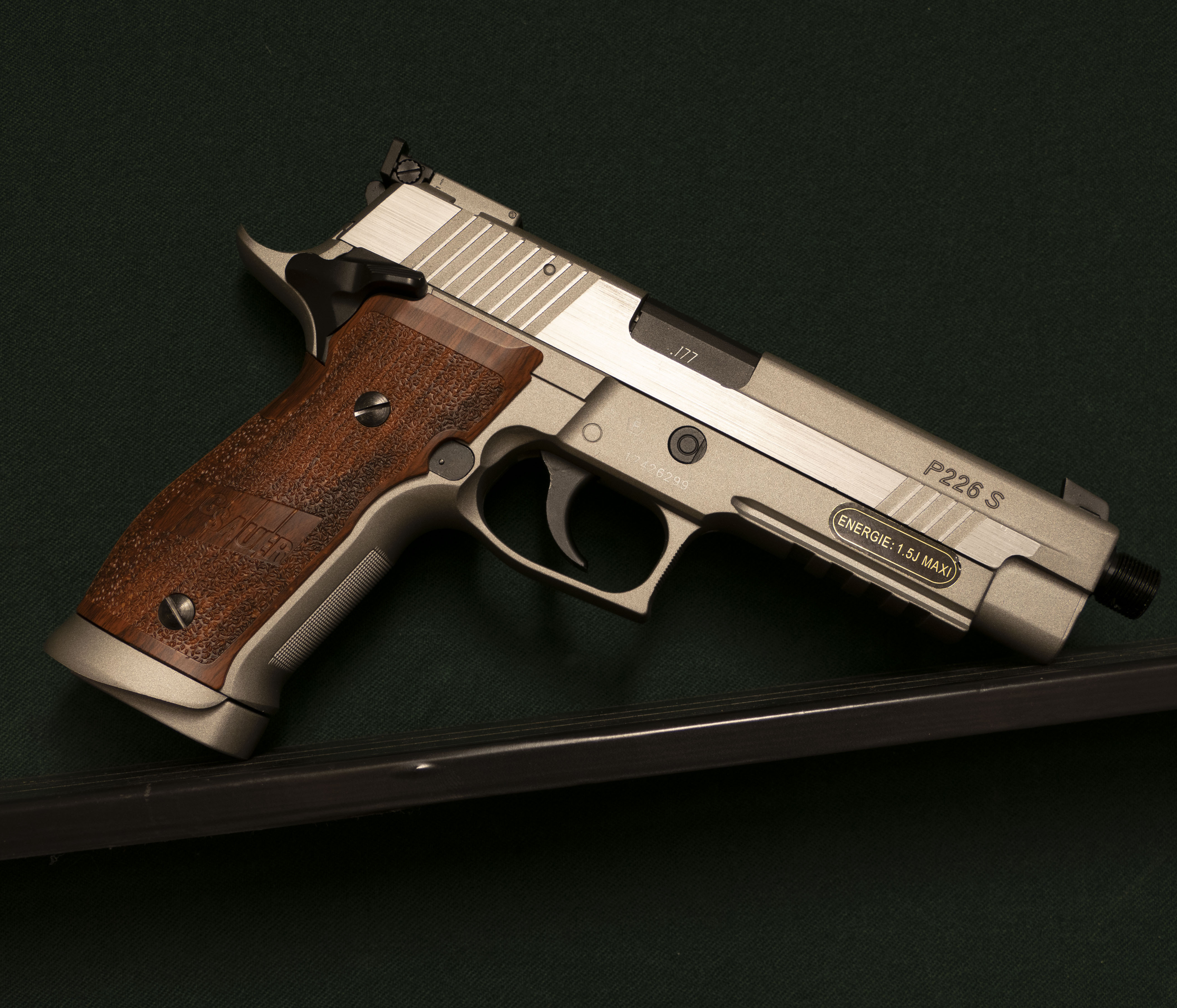 Imágenes para 1766929. CYBERGUN/SIG SAUER. Pistola de aire comprimido ...