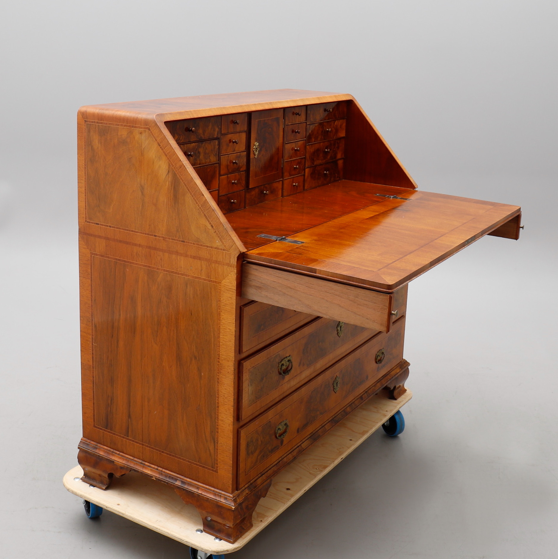 Bilder zu 1782285. SCHIEBEKLAPPE SEKRETÄR, Nussbaum und Wurzelfurnier ...