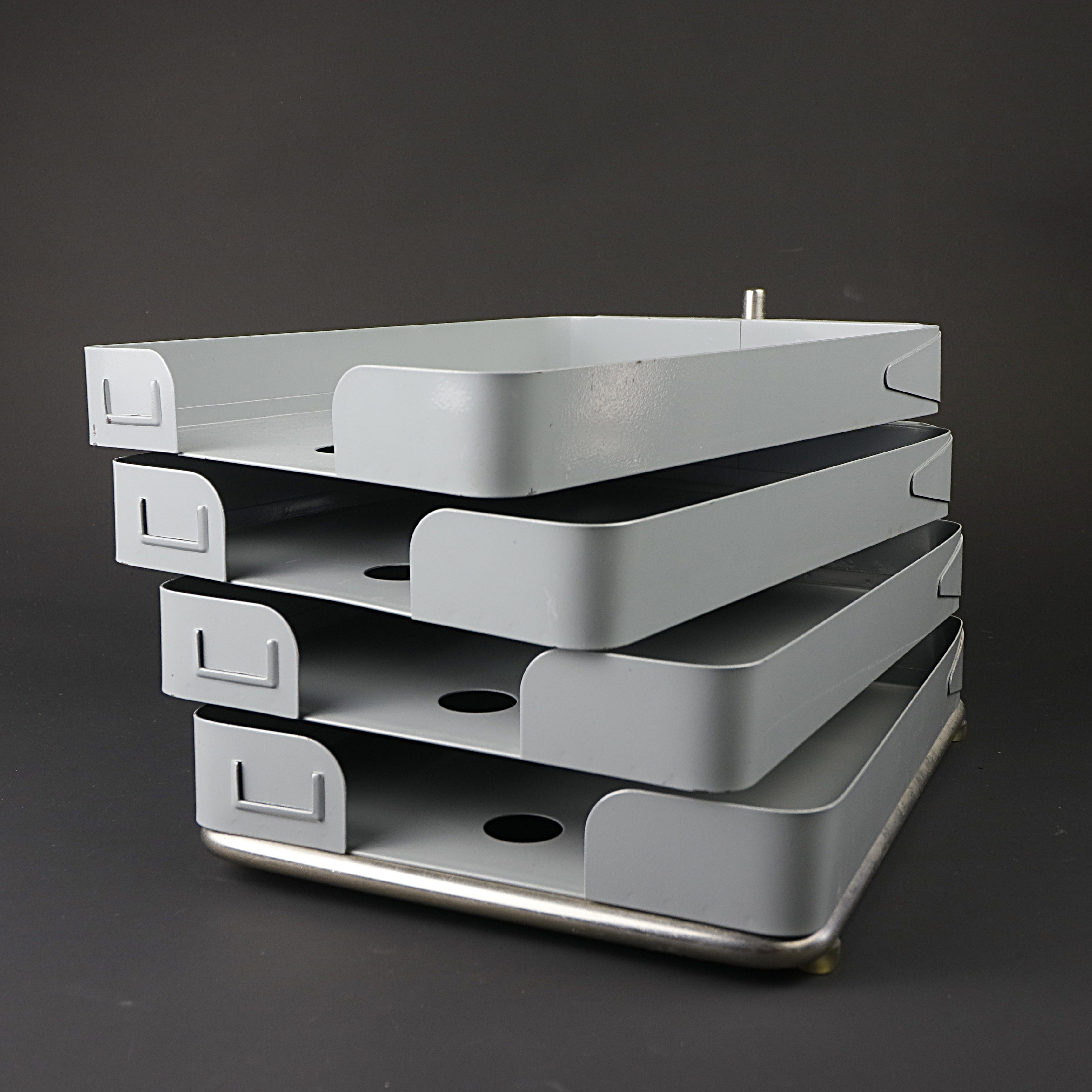 Bilder för 1788056. DOKUMENTSAMLARE, grålackerad plåt, 1900-talets mitt ...