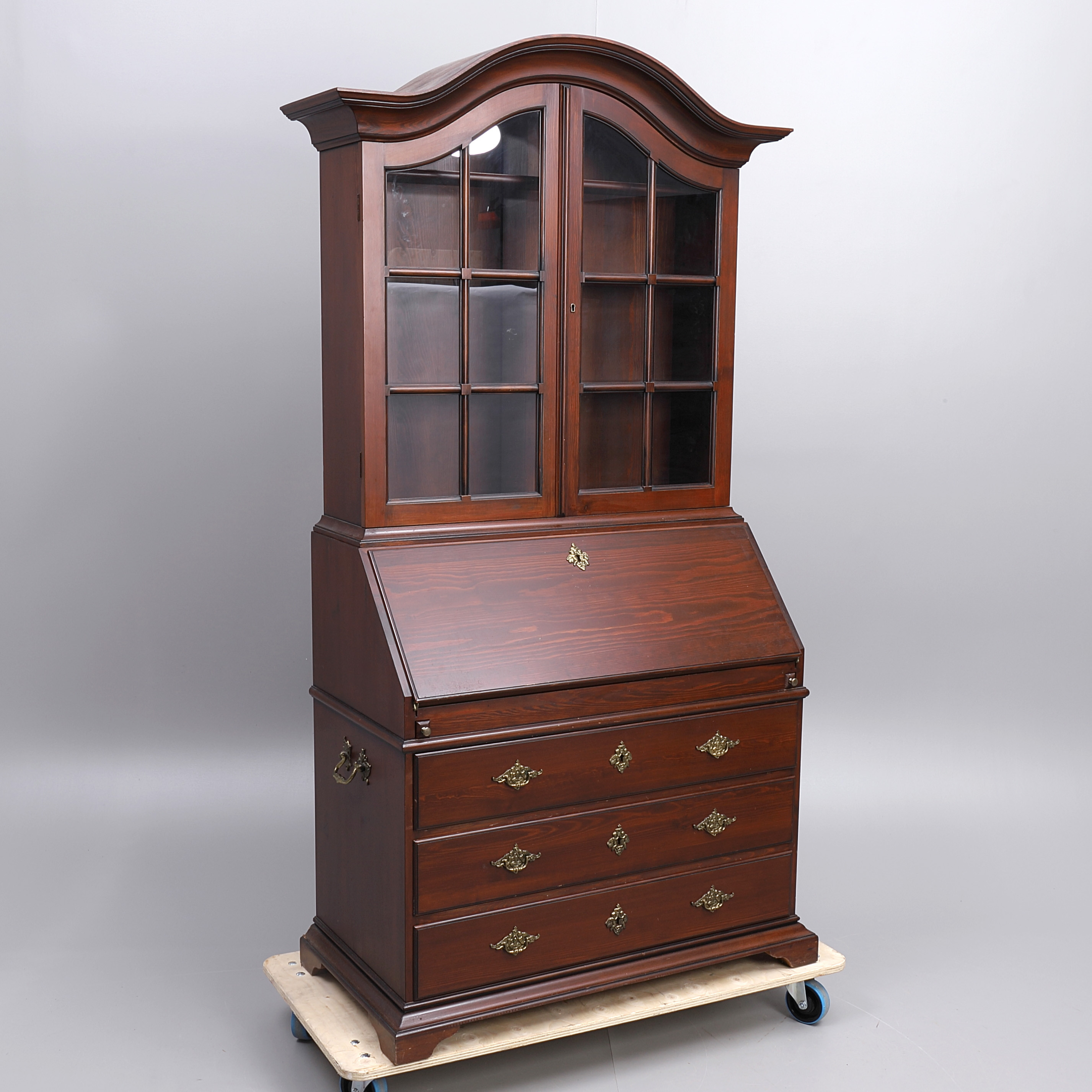 1798170. KIRJAKAAPPI, kirjoitusläppä, Åmells, ruskeaksi petsattu mänty ...