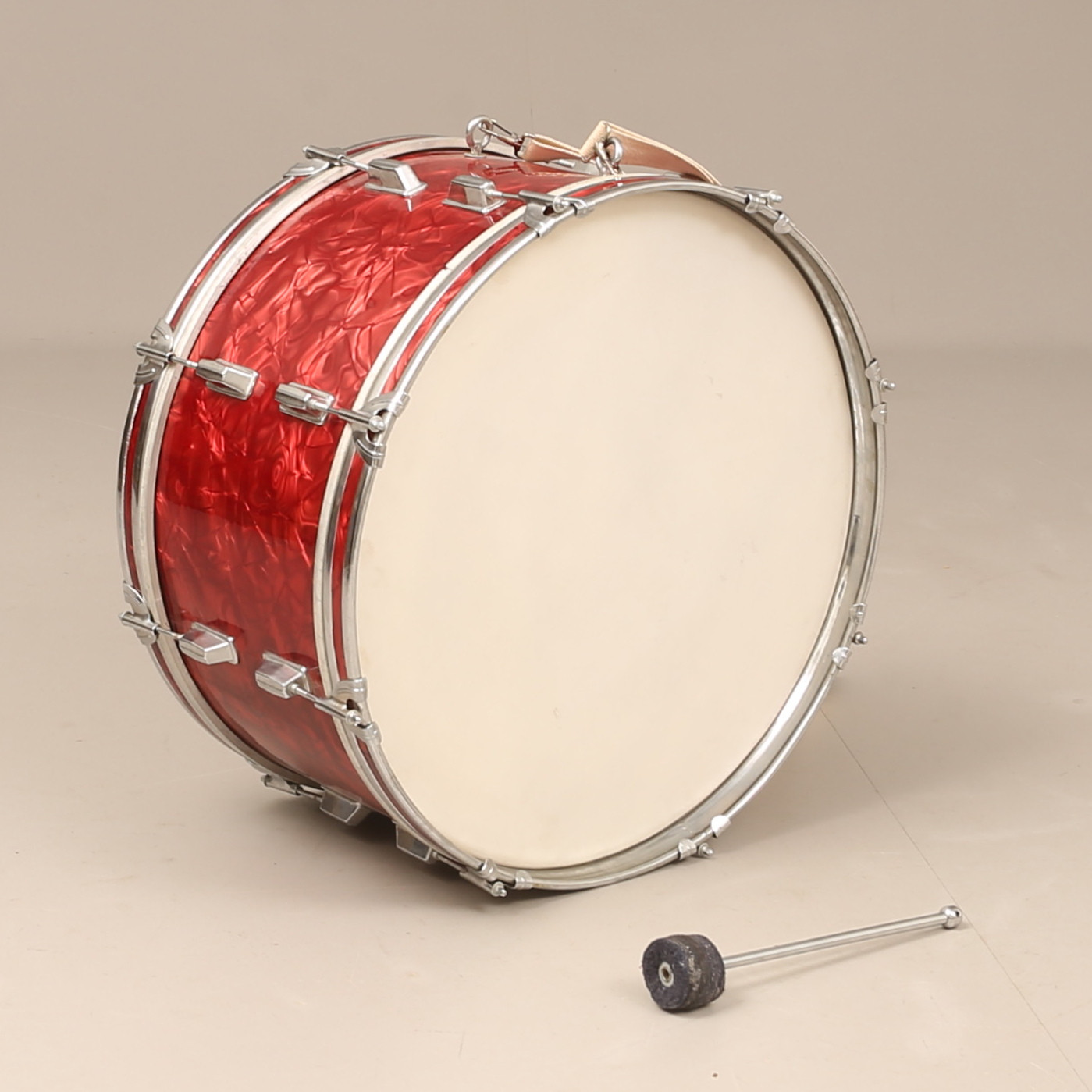 BASIN ROOM. Miscellaneous - Musical instruments - Auctionet