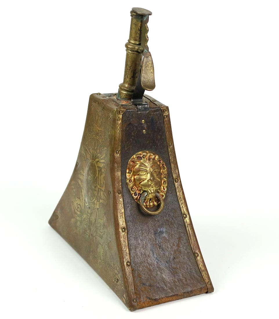 Images for 1812969. Musketeer Powder Flask. - Auctionet