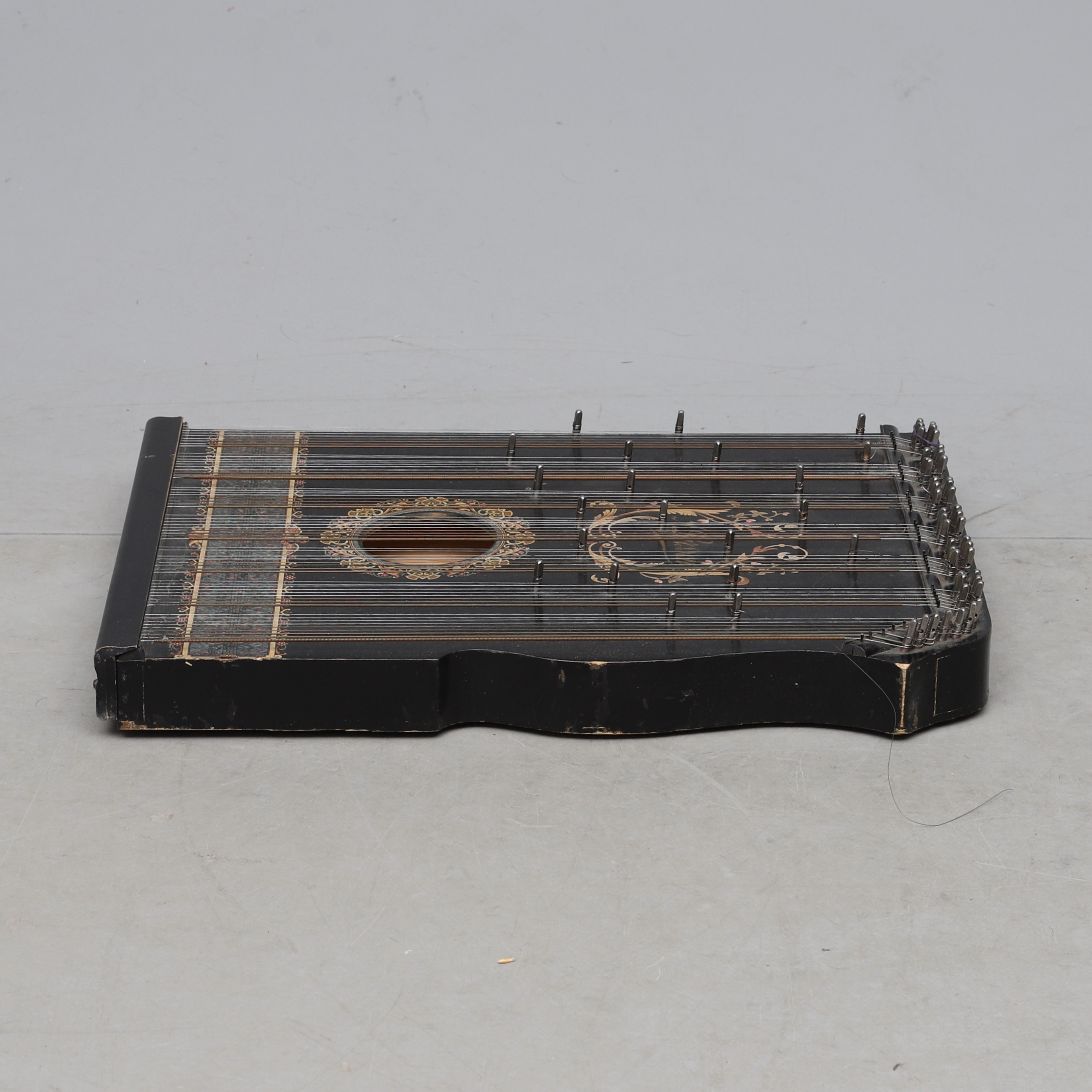 CITTRA, 1900-tal. Övrigt - Musikinstrument - Auctionet