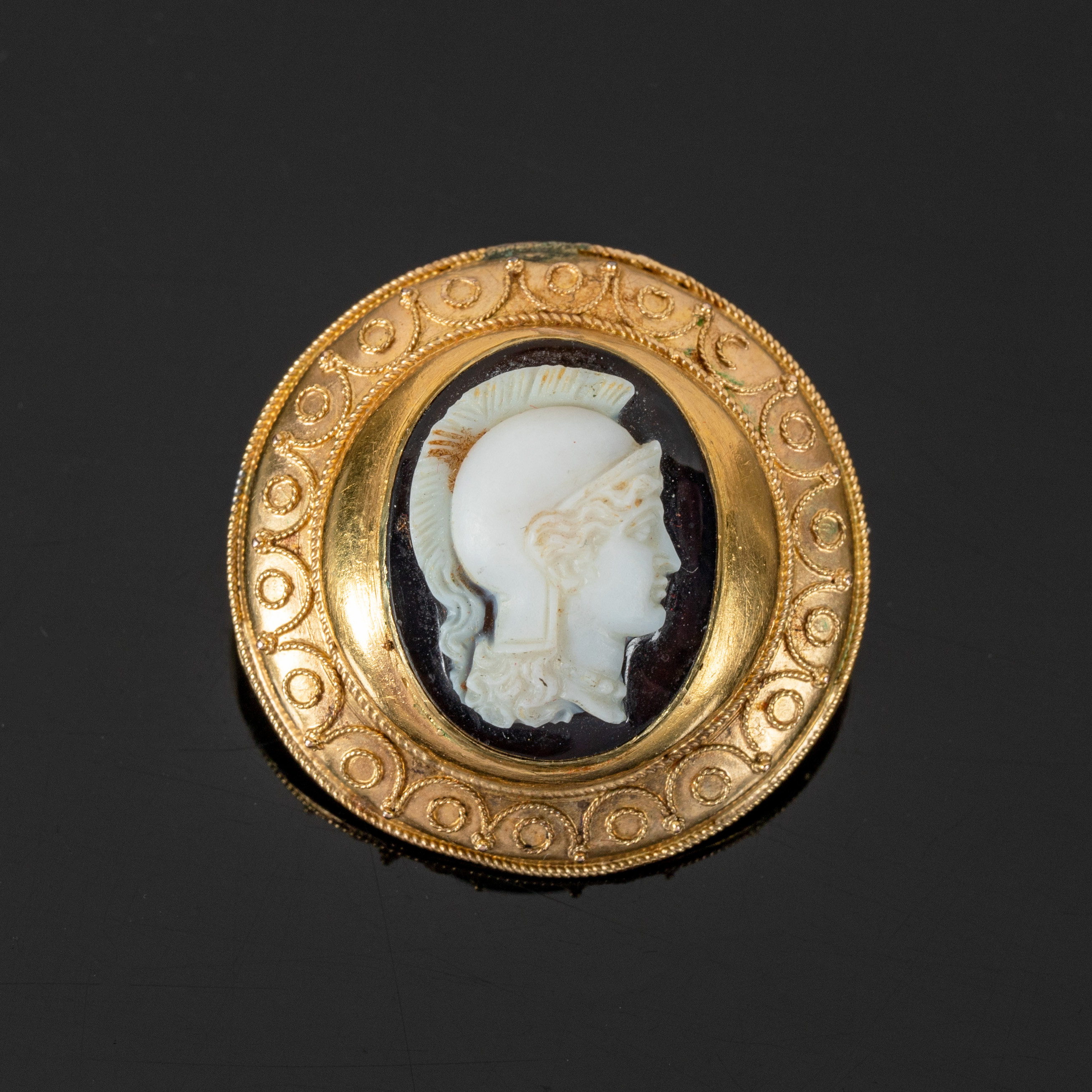 Gold Brosche. Schmuck & Edelsteine - Broschen & Anhänger - Auctionet