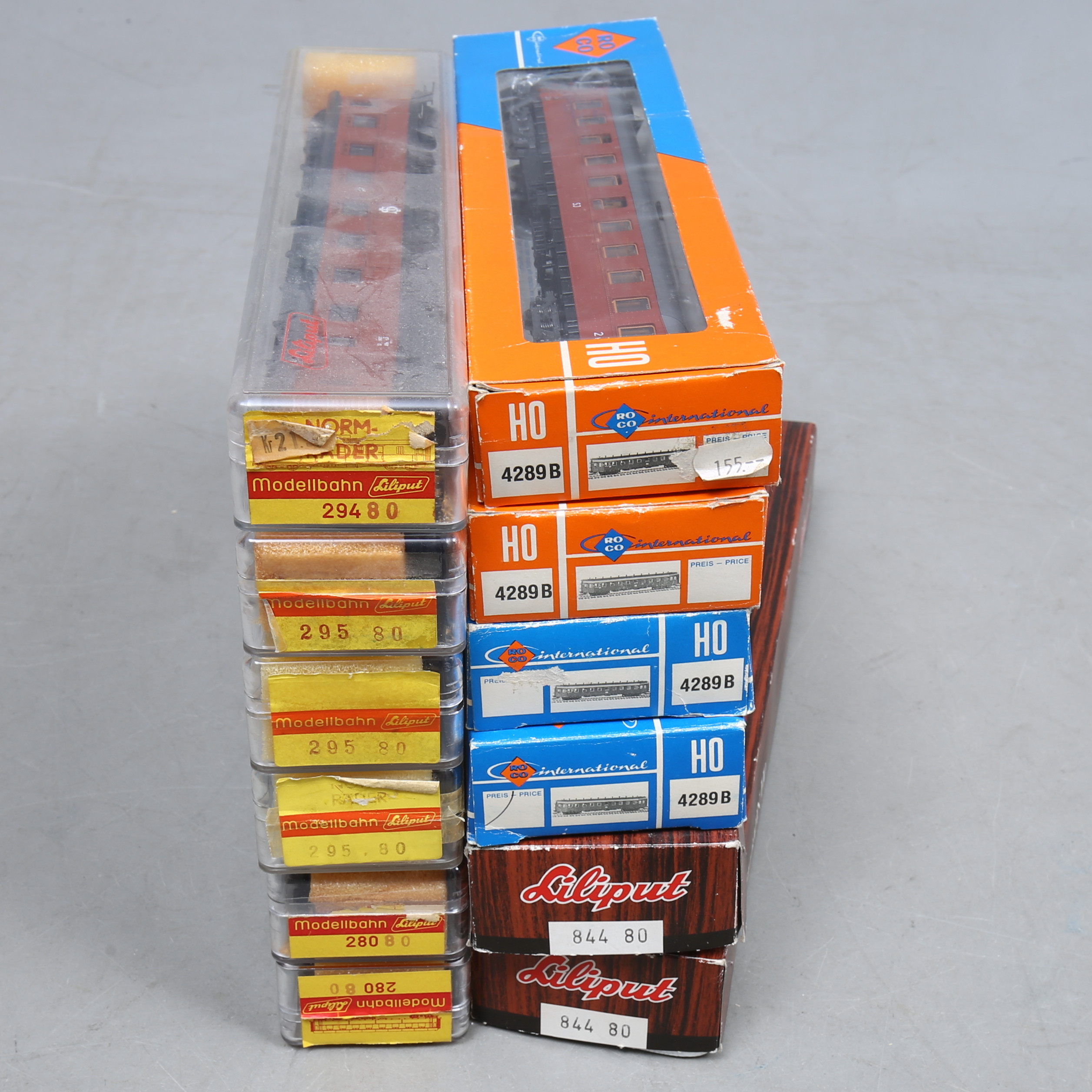 Images for 1836791. LILIPUT and ROCO, 12 Swedish wagons in original ...