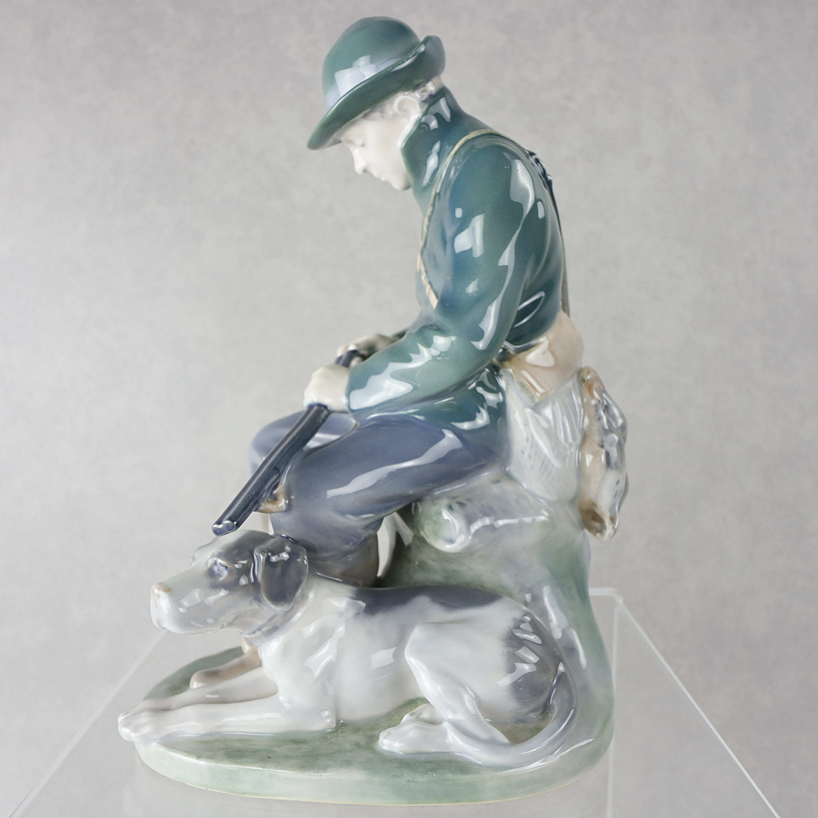 Images for 1859908. FIGURINE, porcelain, hunter with dog, Royal ...