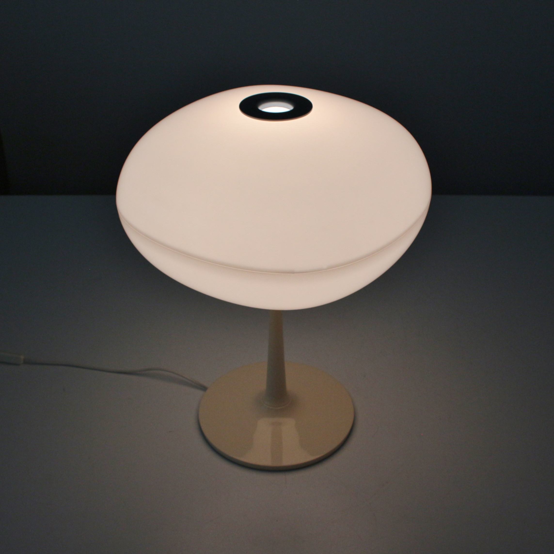 Bilder för 1860212. CARL ÖJERSTAM & MAGNUS ELEBÄCK. Bordslampa modell ...