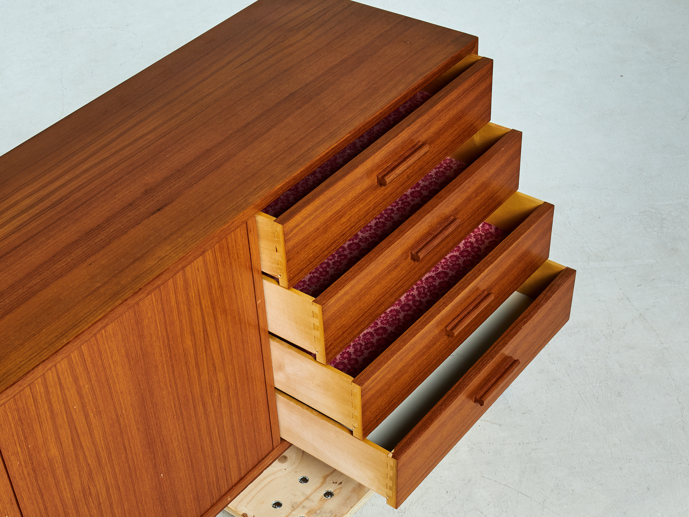 Bilder zu 1888694. SIDEBOARD, 50er/60er Jahre, Teak furniert, Türen mit ...