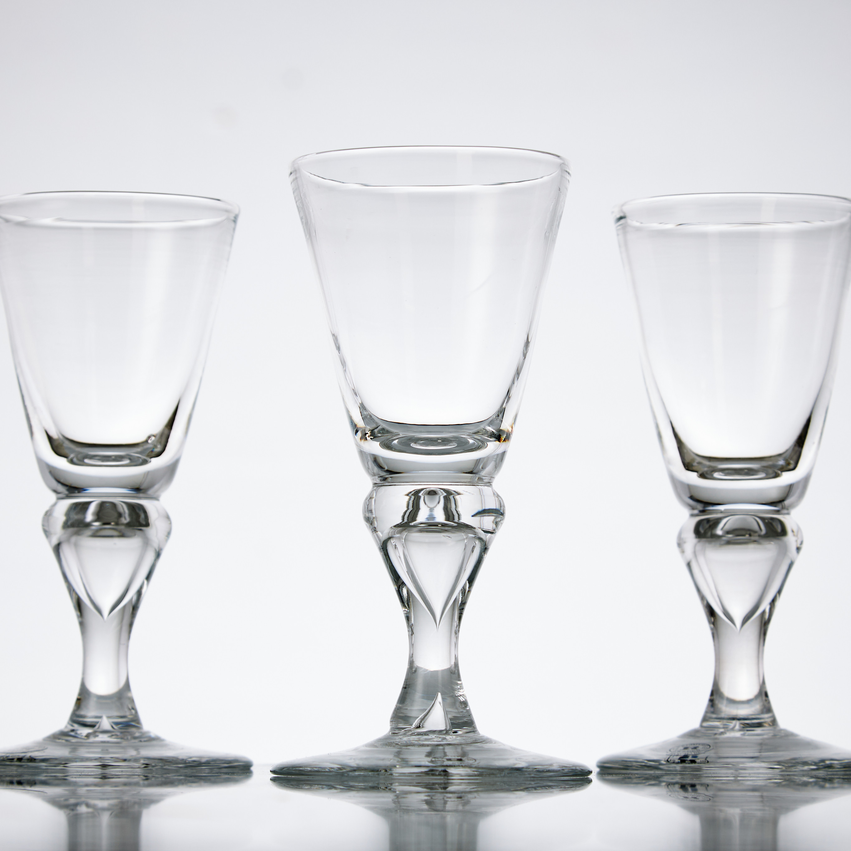 Bilder för 1890372. REIJMYRE GLASBRUK, "Slottet", vinglas,12 st ...