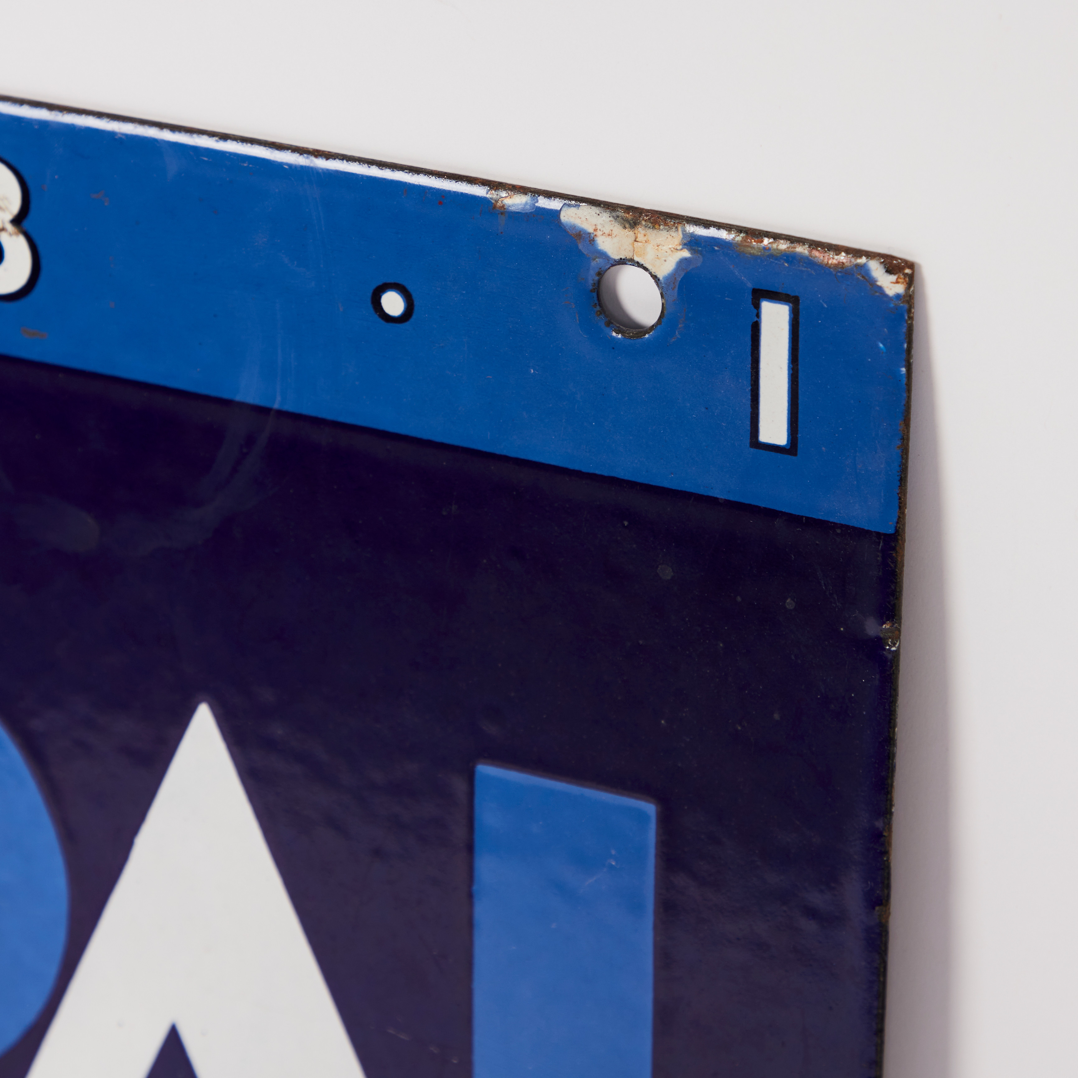 Fyra skyltar, plåt, emaljerad, 1930-1950-talet (4). Silver & Metall ...