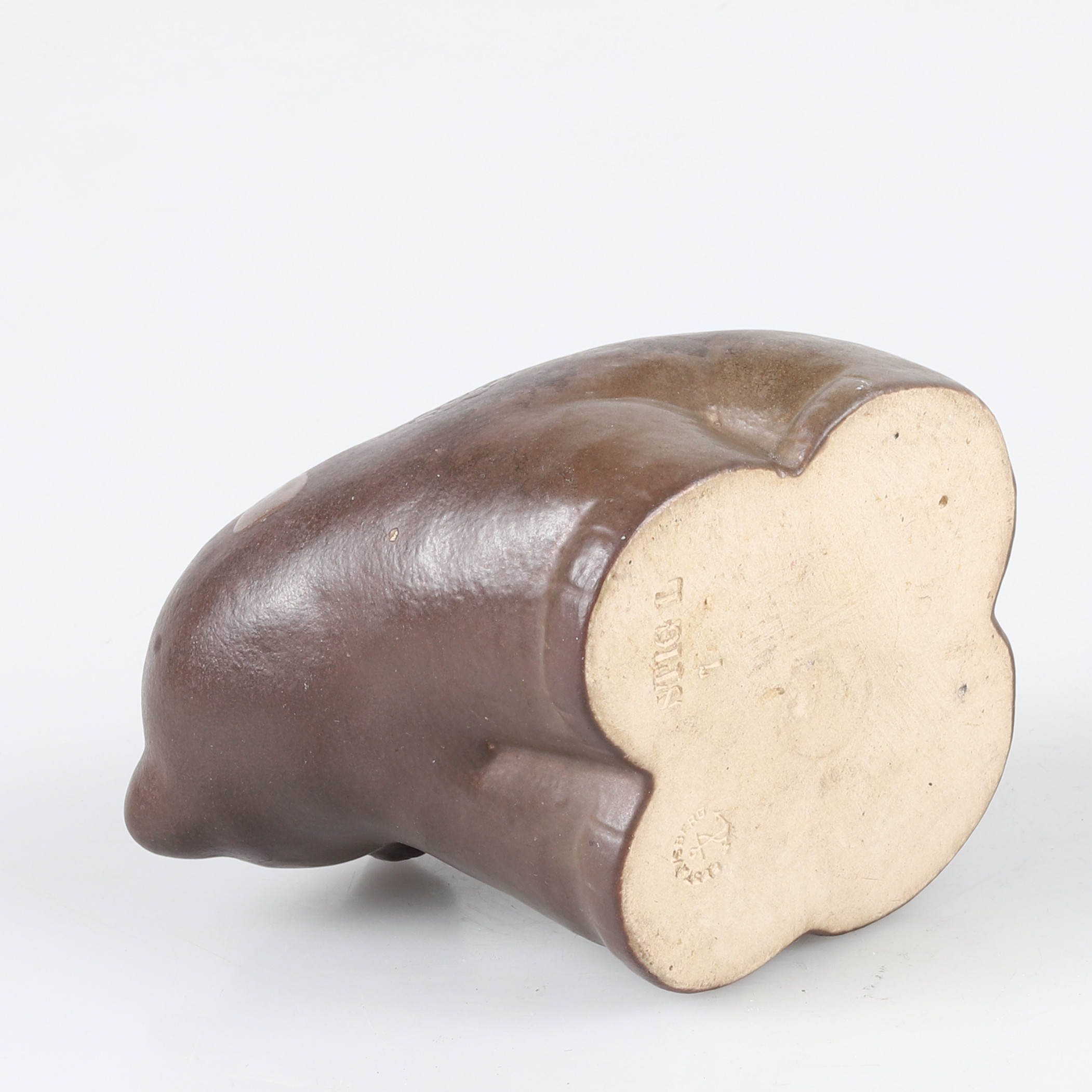 1913550. STIG LINDBERG, hahmo, karhu, kivitavara, Gustavsberg. kuvat ...