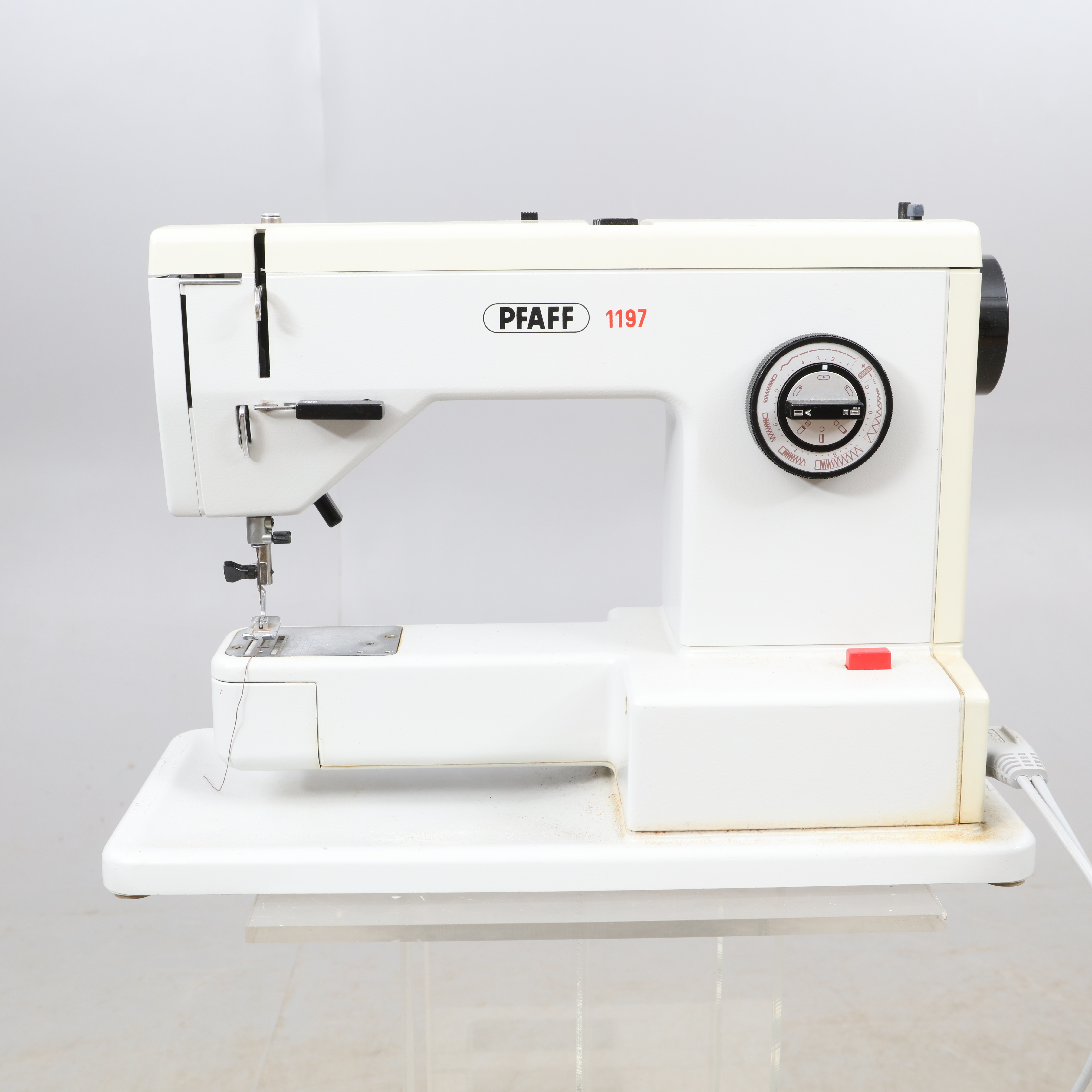 Bilder för 1922206. SYMASKIN, Pfaff 1197, Tyskland. 1900-talets mitt ...