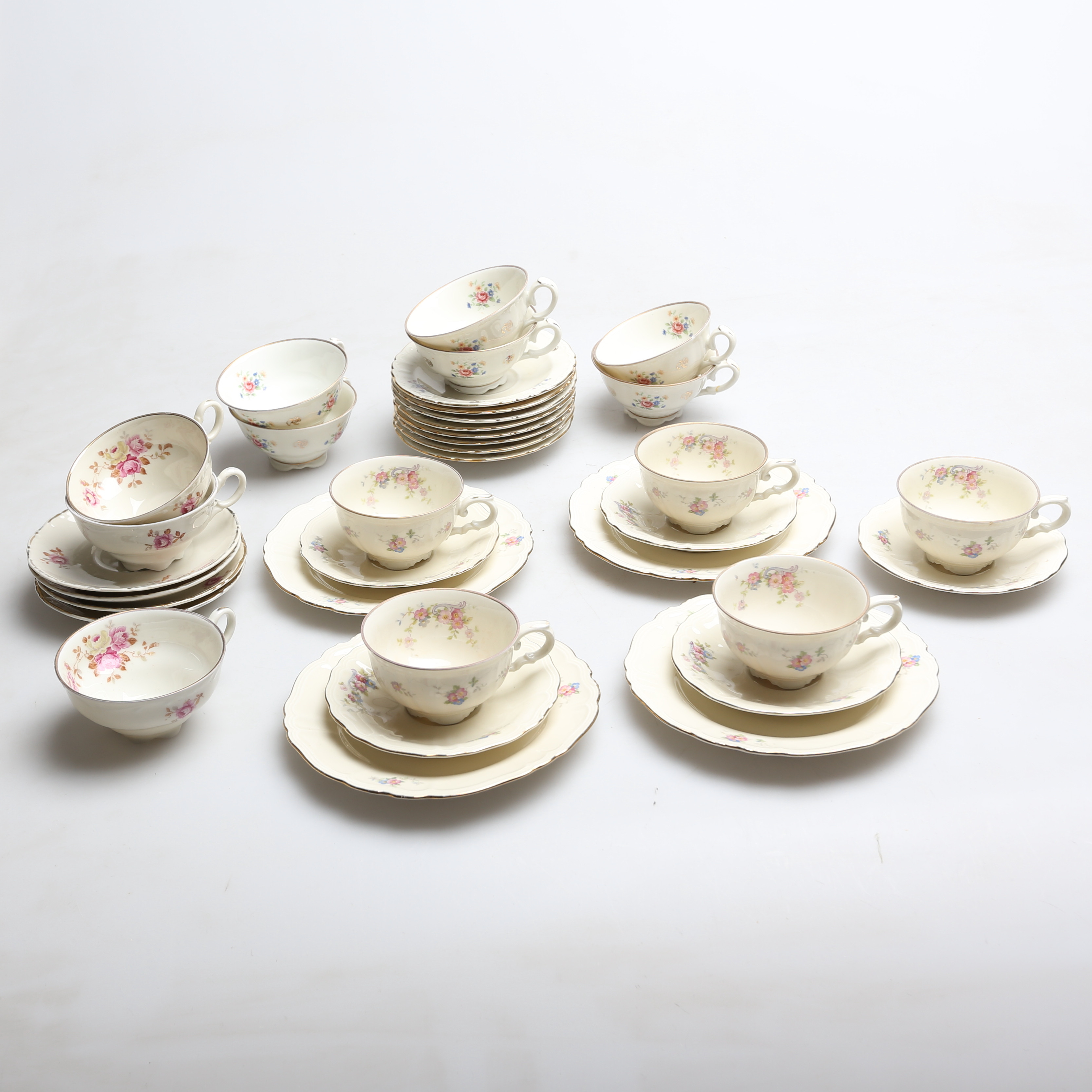 Images for 1926233. PORCELAIN PARTS, 35 pieces, including Lidköping and ...