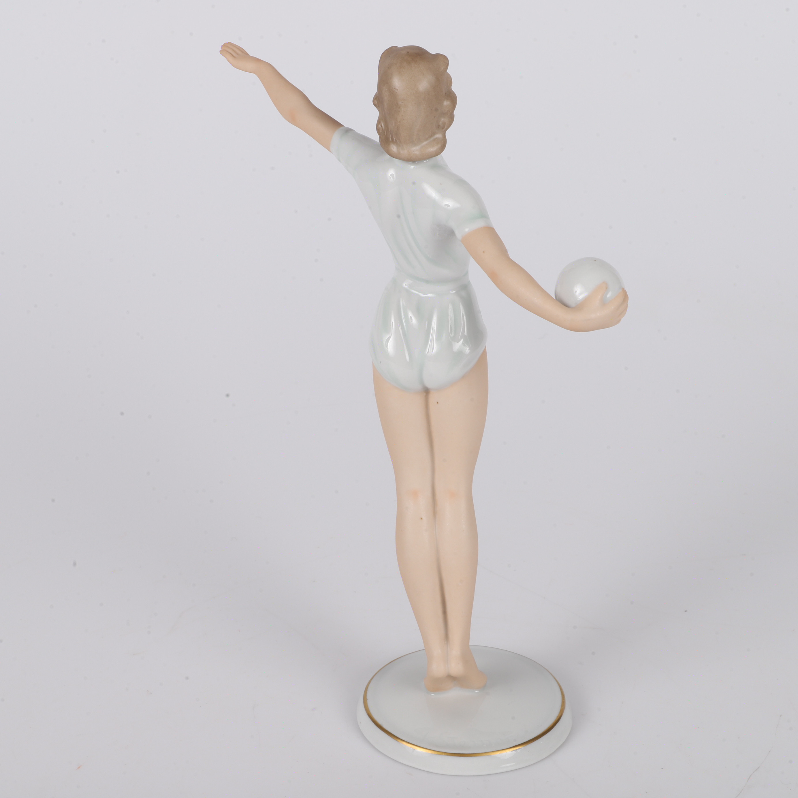 FIGURIN, kvinna med boll, Wallendorf. Keramik & Porslin - Europeiskt ...