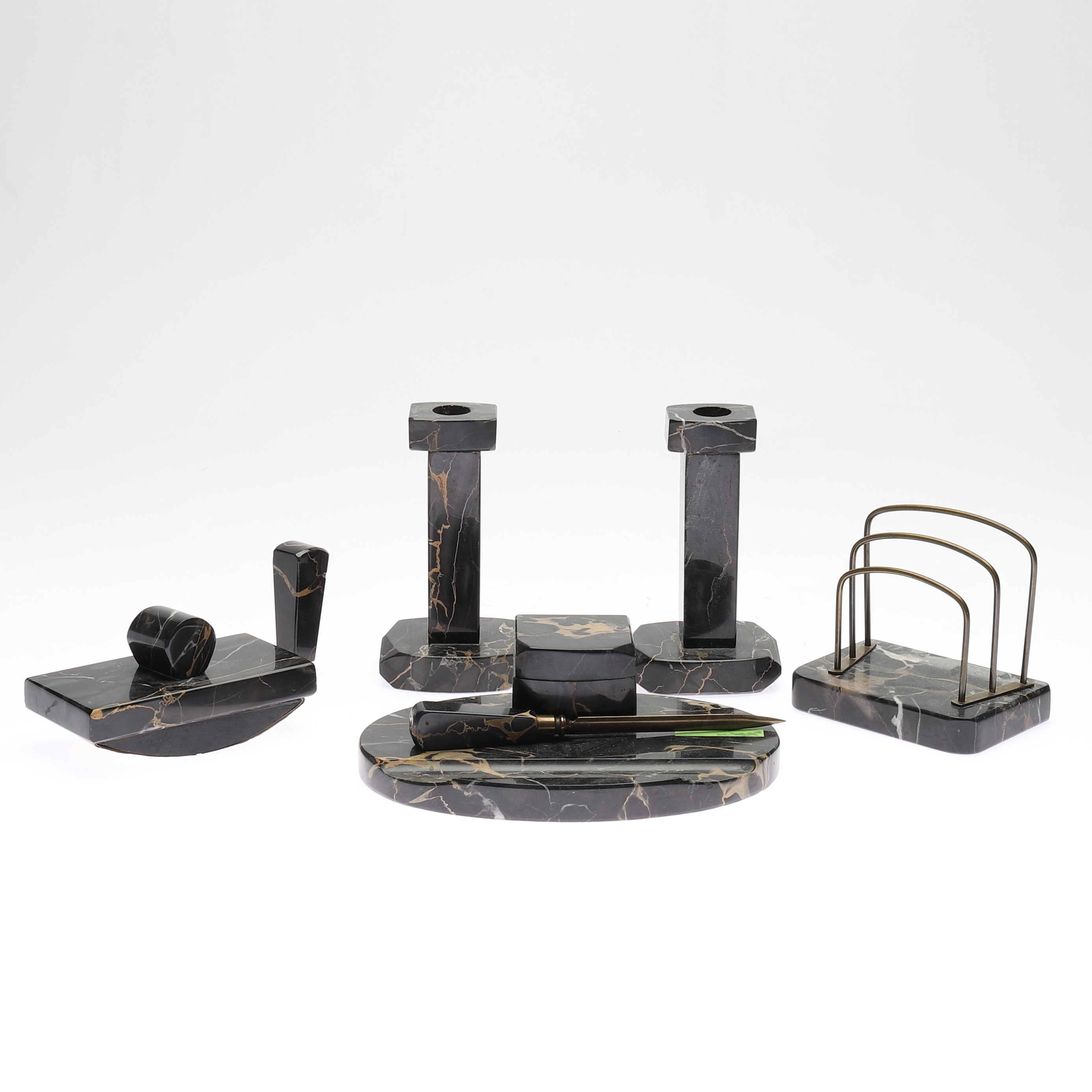 SKRIVBORDSUPPSATS, 6 del, sten, 1900-talets första del. | Barnebys