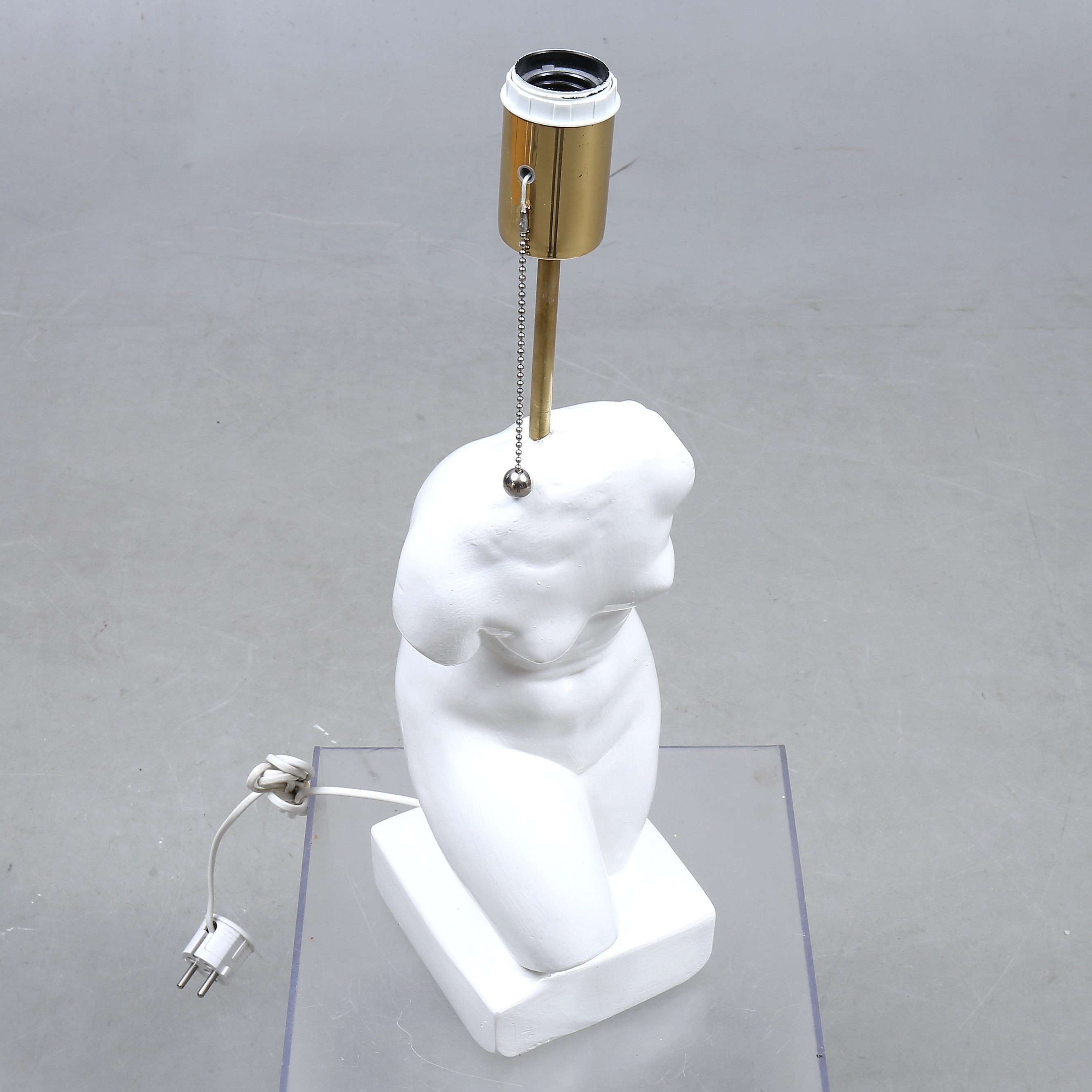 Bilder zu 2006374. TISCHLAMPE, Gips und Messing, in Form einer Skulptur ...