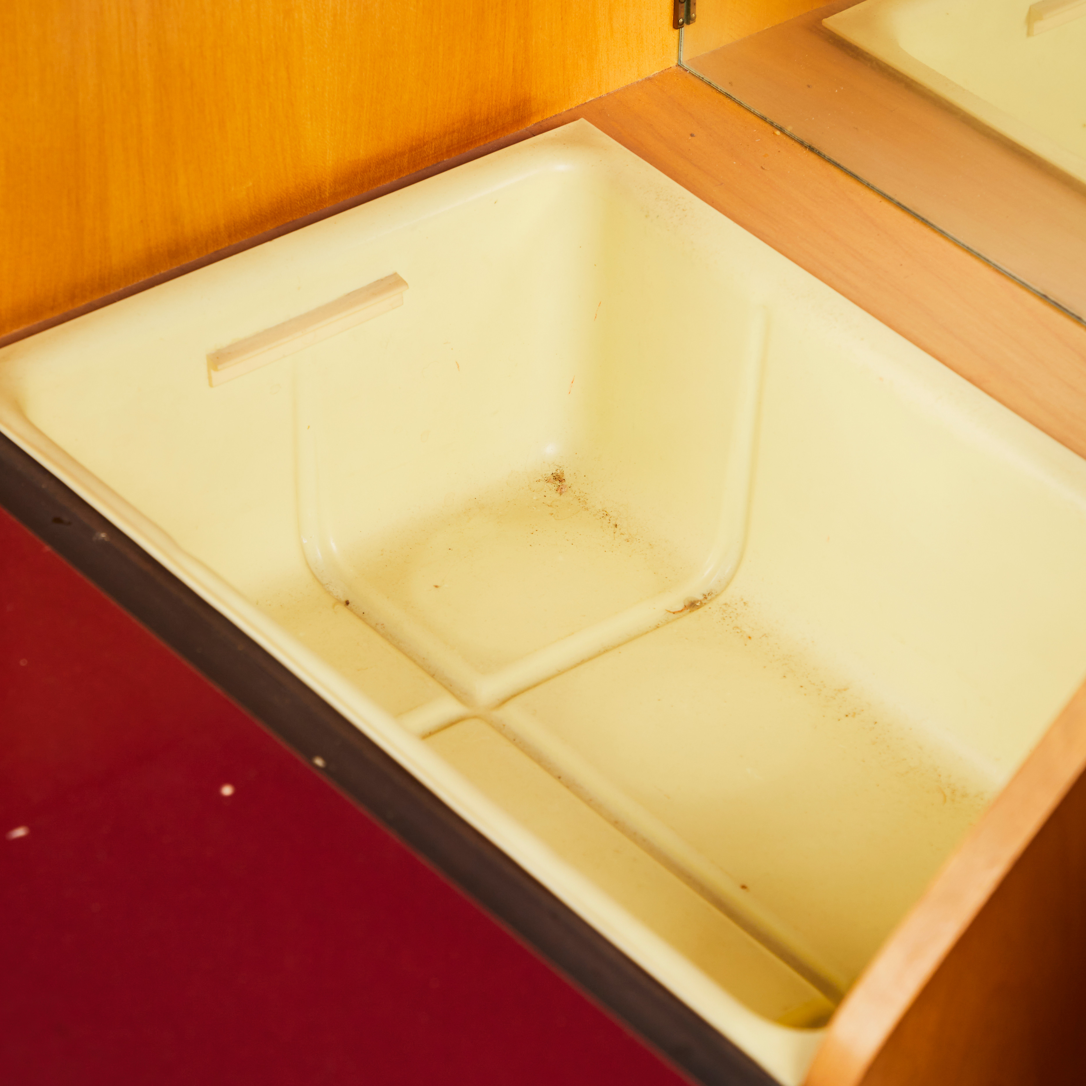 Bilder för 2010996. Hembar/minibar, trä, korg, glas. - Auctionet