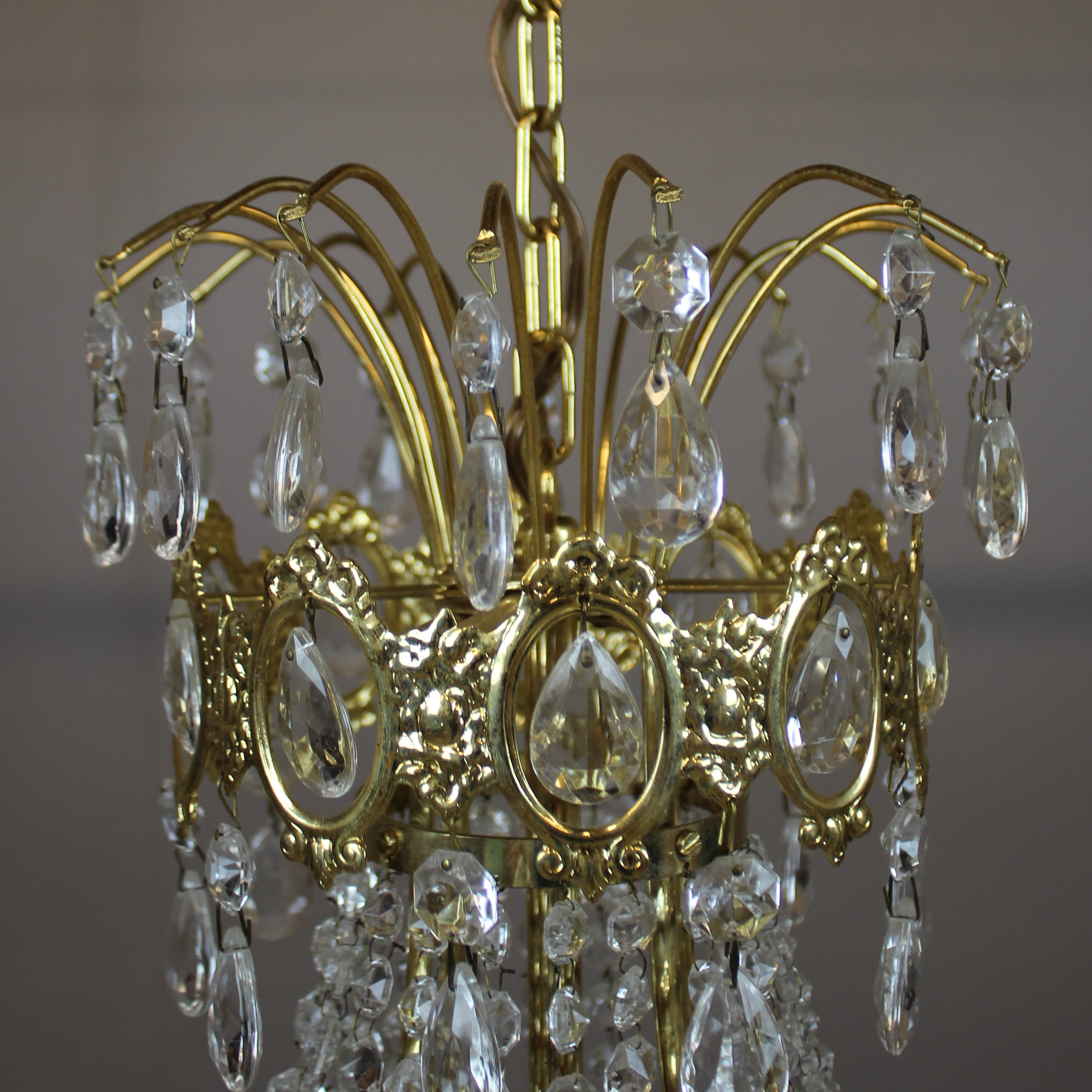 Bilder för 2022276. TAKKRONA med prismor med 5 ljushållare. - Auctionet