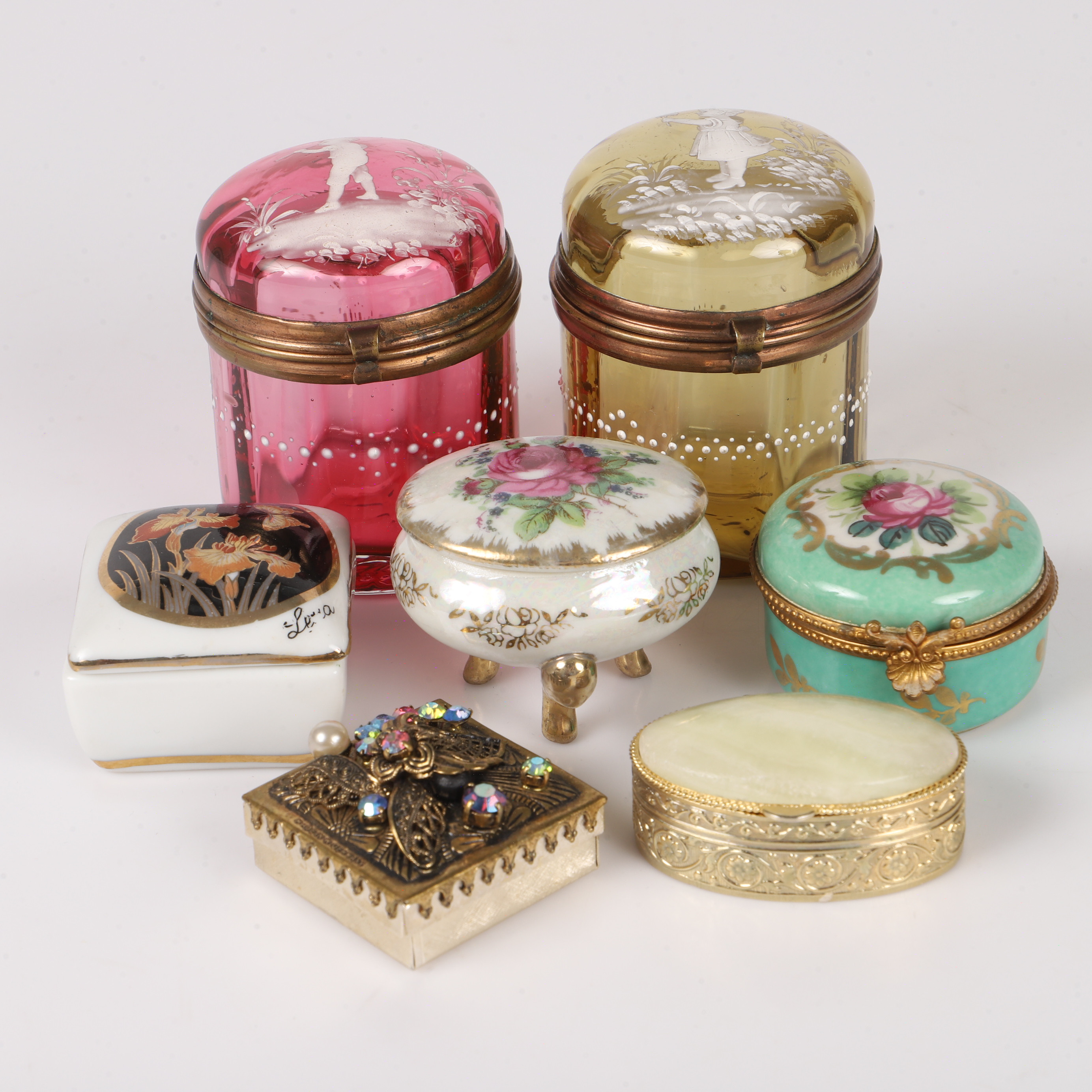 DOSOR OCH NIPPERASKAR, 7 stycken, glas/porslin/metall, 1900-tal. | Barnebys