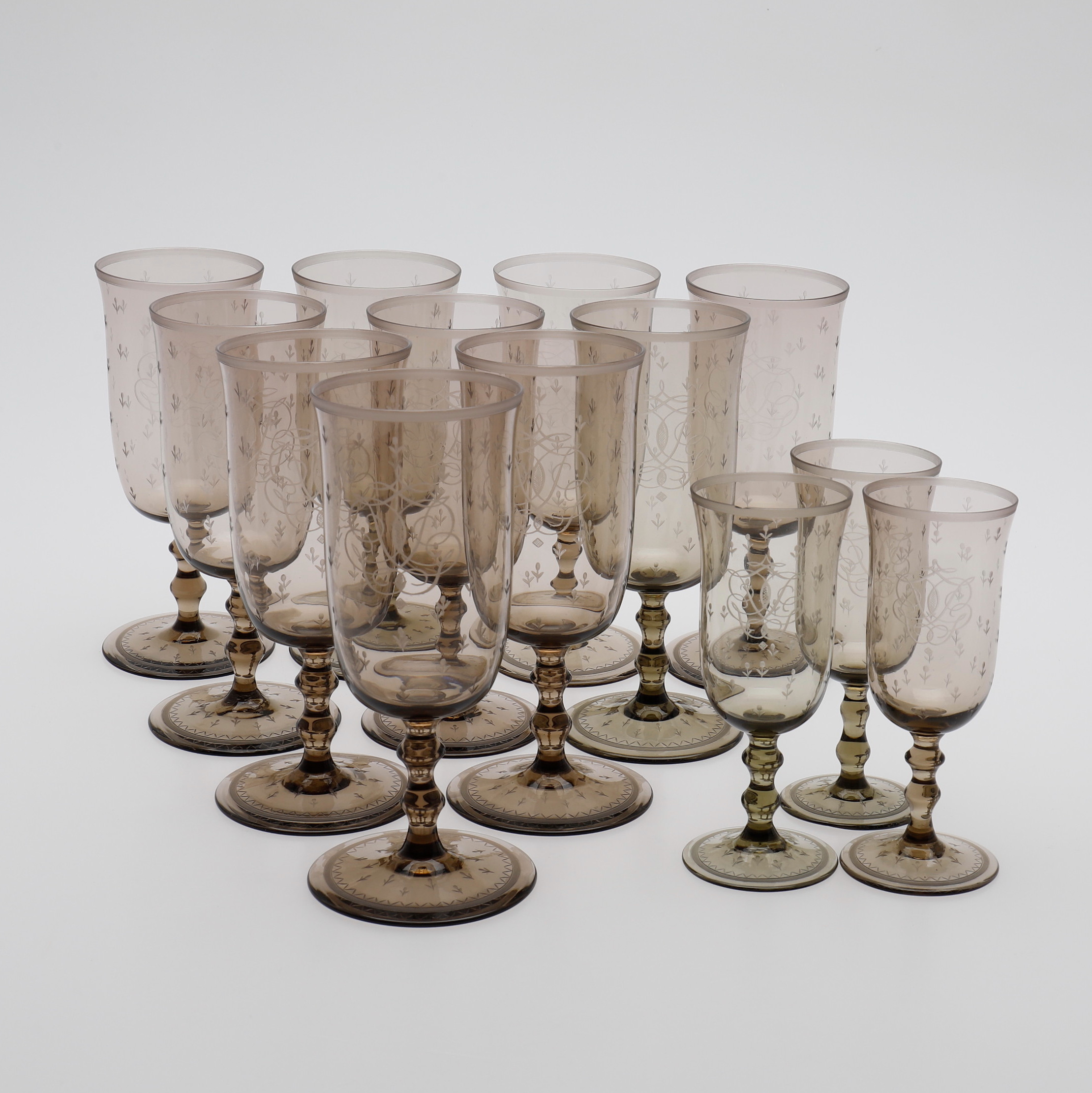 VINGLAS, 10+3 st, Simon Gate, Orrefors, signerade G175.21. | Barnebys
