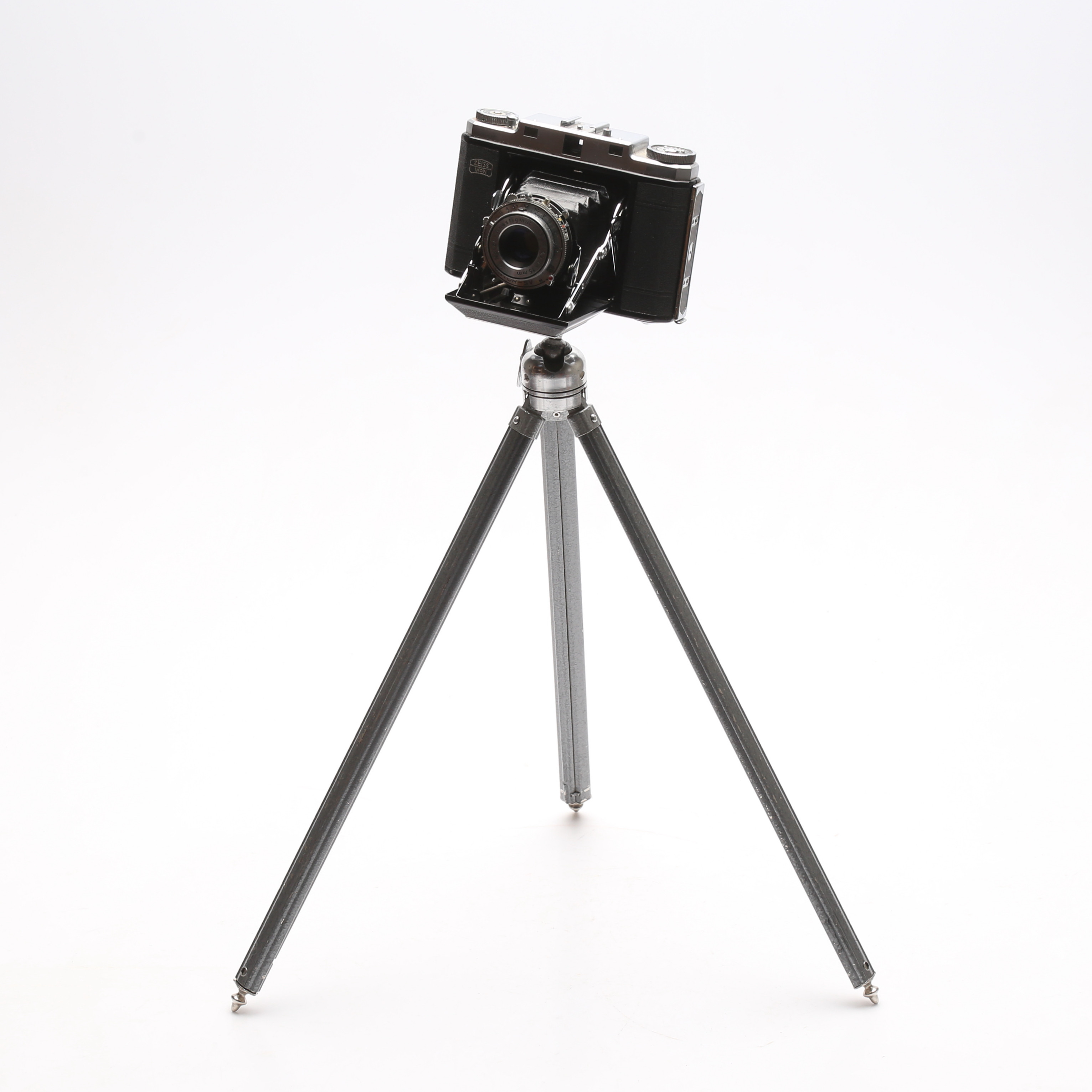 Images for 2066128. CAMERA, Zeiss Ikonta and STAND, Bilora. - Auctionet