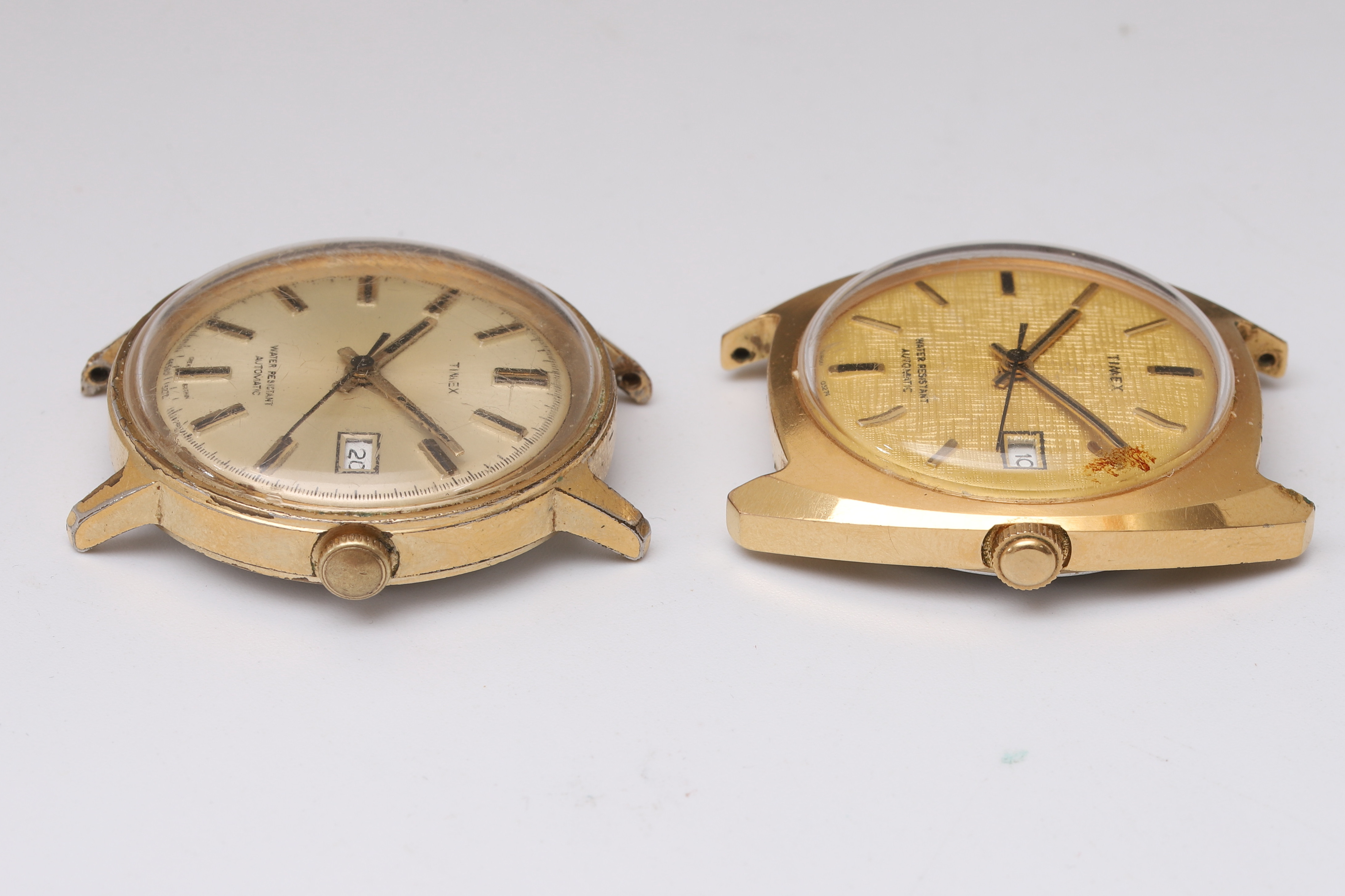 Bilder för 2142025. ARMBANDSUR, 2 st, Timex, Automatic, guld på stål ...