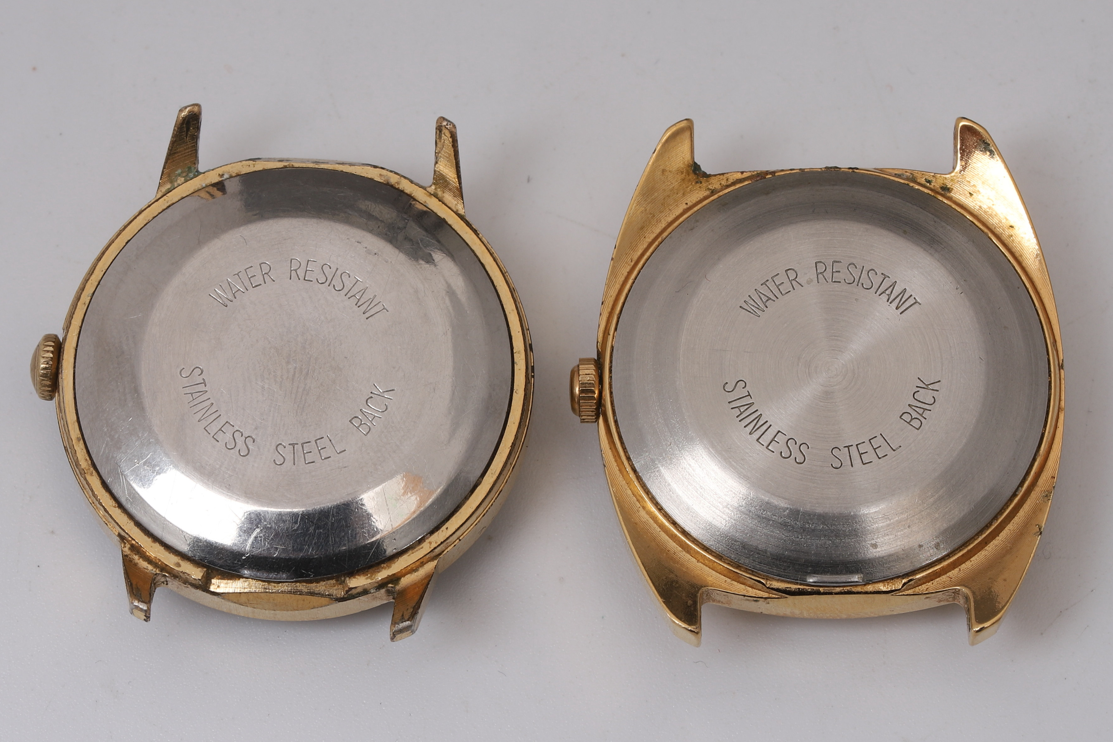 Bilder för 2142025. ARMBANDSUR, 2 st, Timex, Automatic, guld på stål ...