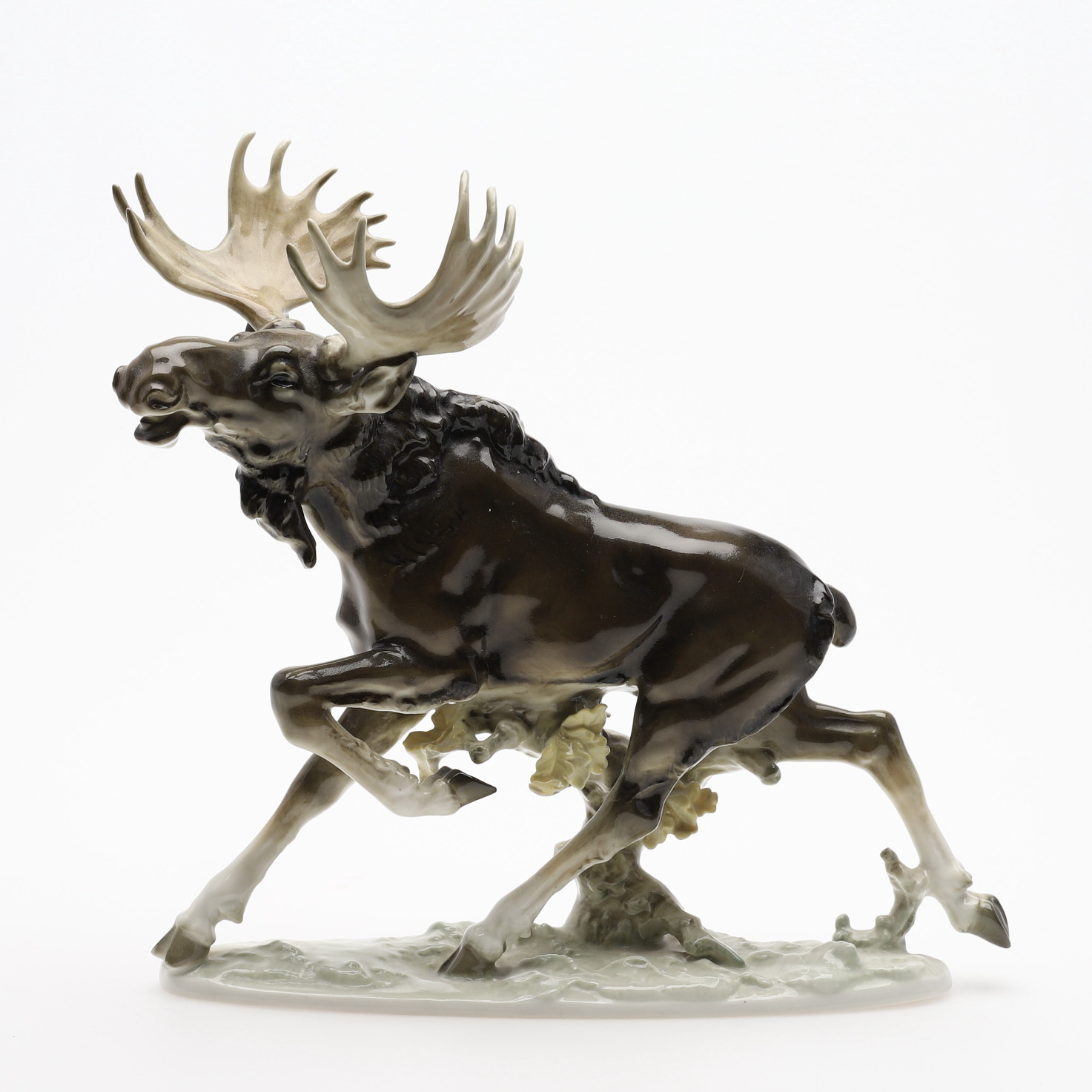 KARL TUTTER. FIGUR I FORM AV ÄLG, PORSLIN, HUTSCHENREUTHER. | Barnebys